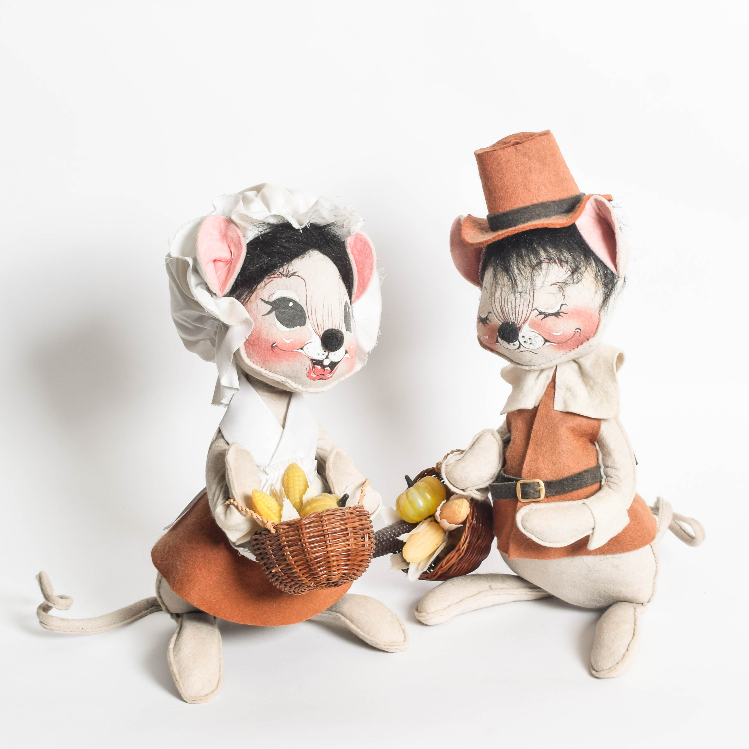 Pair of Vintage Mice Figurines by Annalee | EBTH