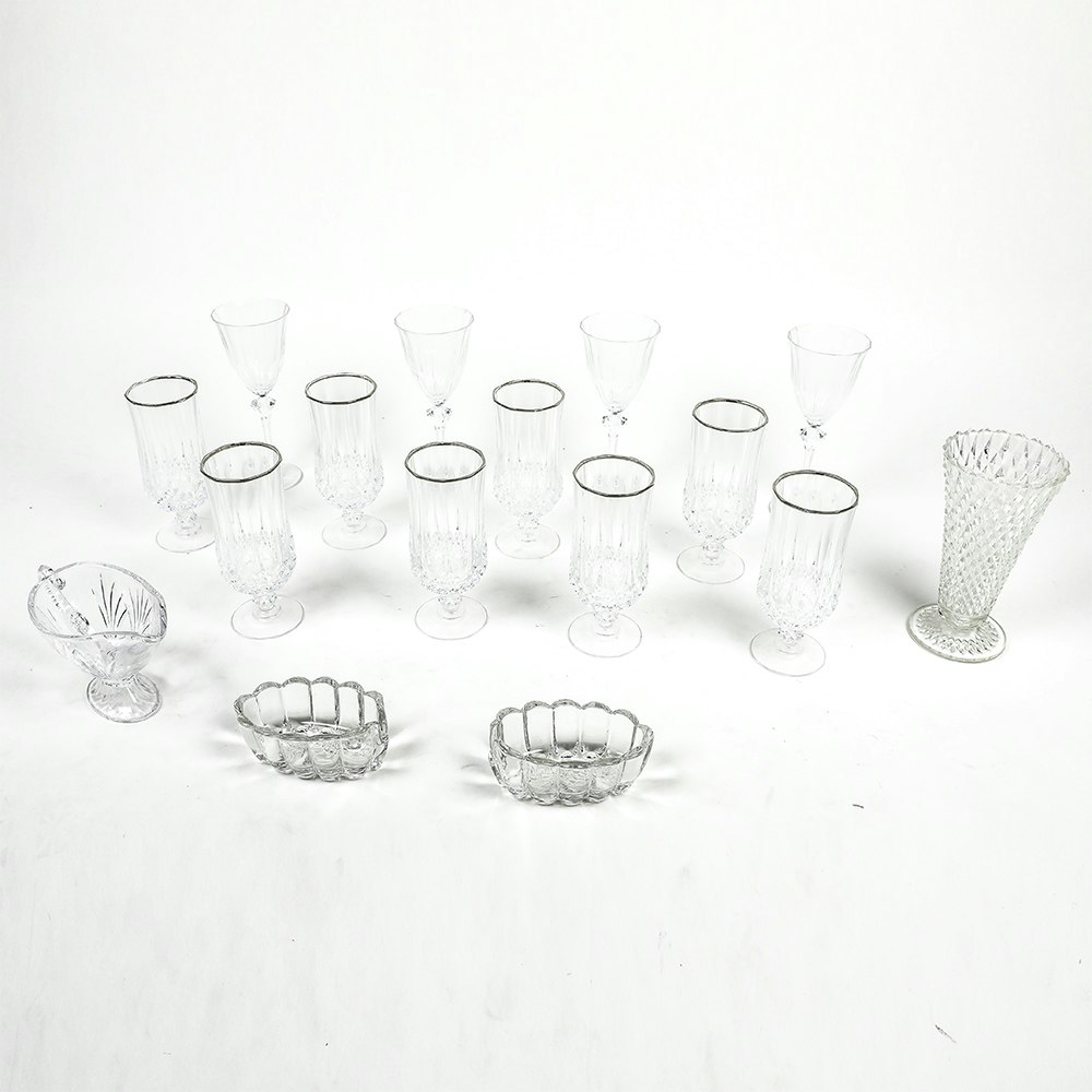 Assorted Glassware Ebth