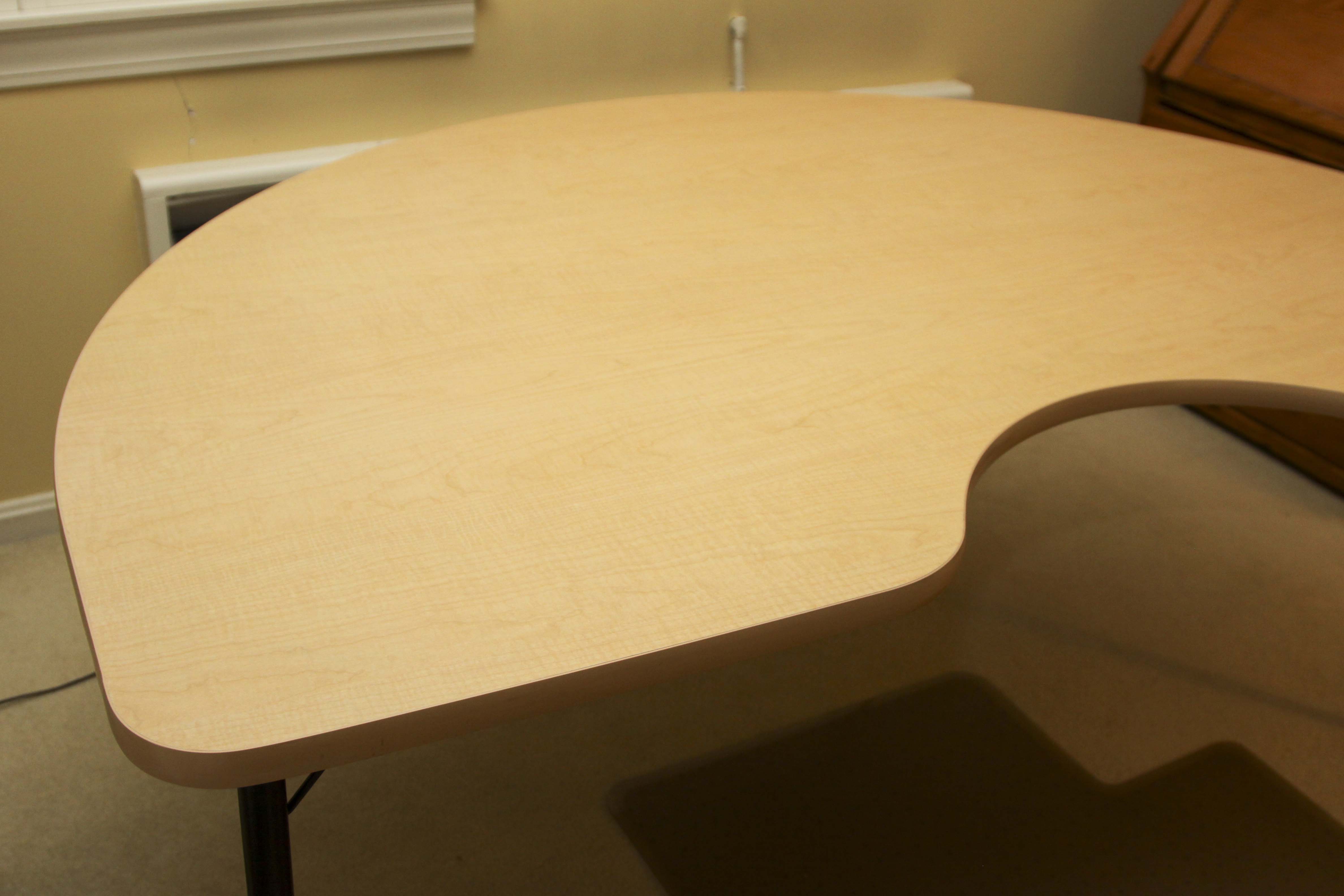 Contemporary Kidney Shaped Desk | EBTH