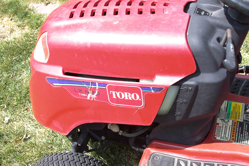 Toro LX420 Twin Cam Riding Lawn Mower | EBTH