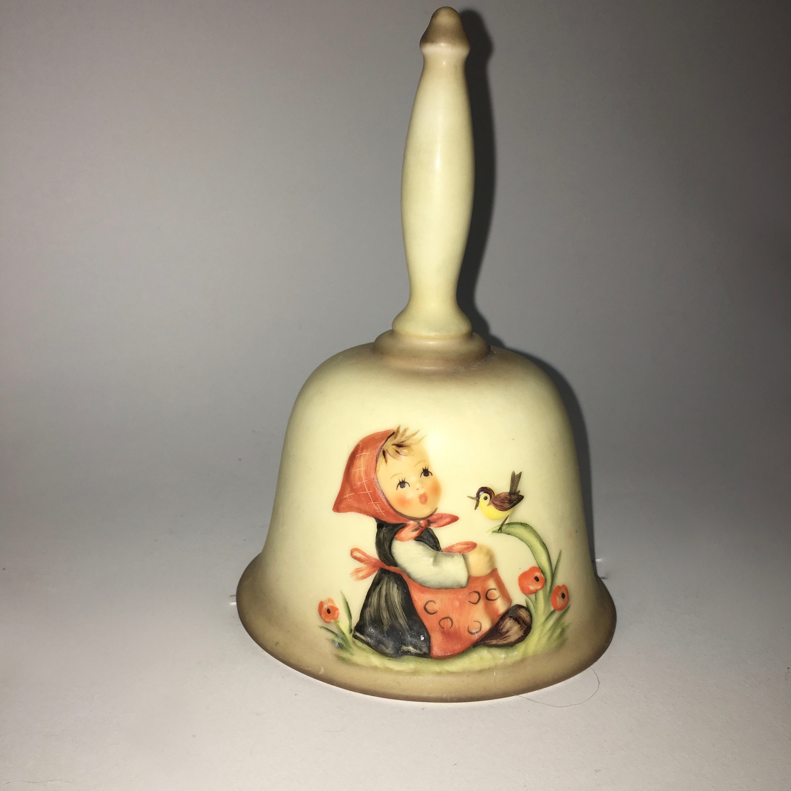 Vintage Goebel Hummel "Annual" Bells and Figurine | EBTH