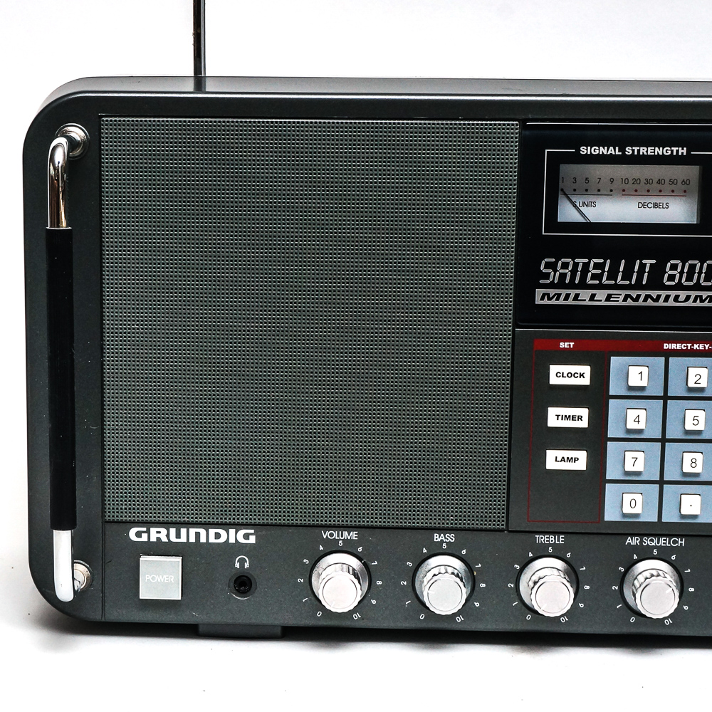 Grundig Satellit 800 Millenium Radio | EBTH