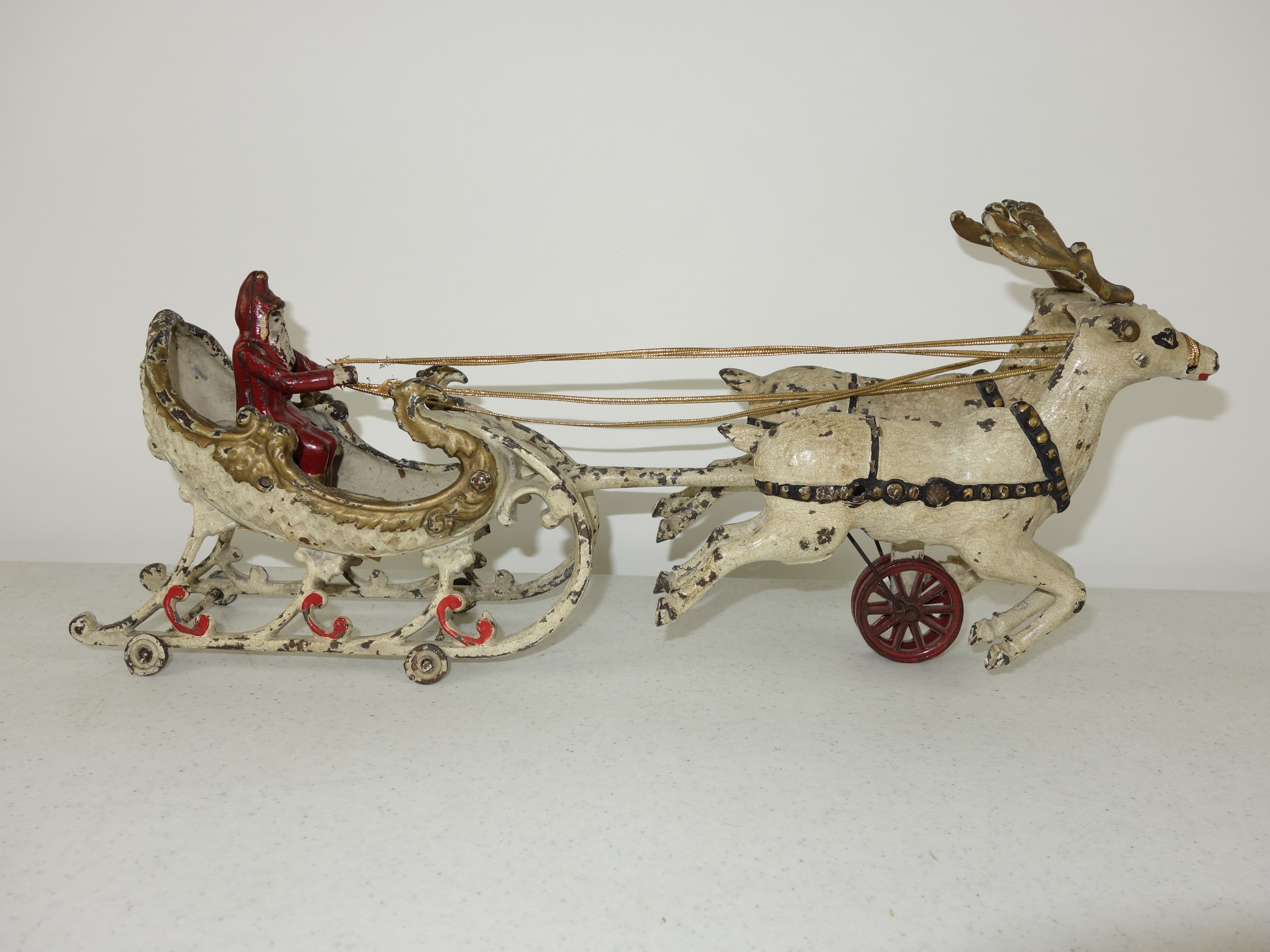 Antique Hubley Cast Iron Santa Claus, Sleigh and Reindeer | EBTH