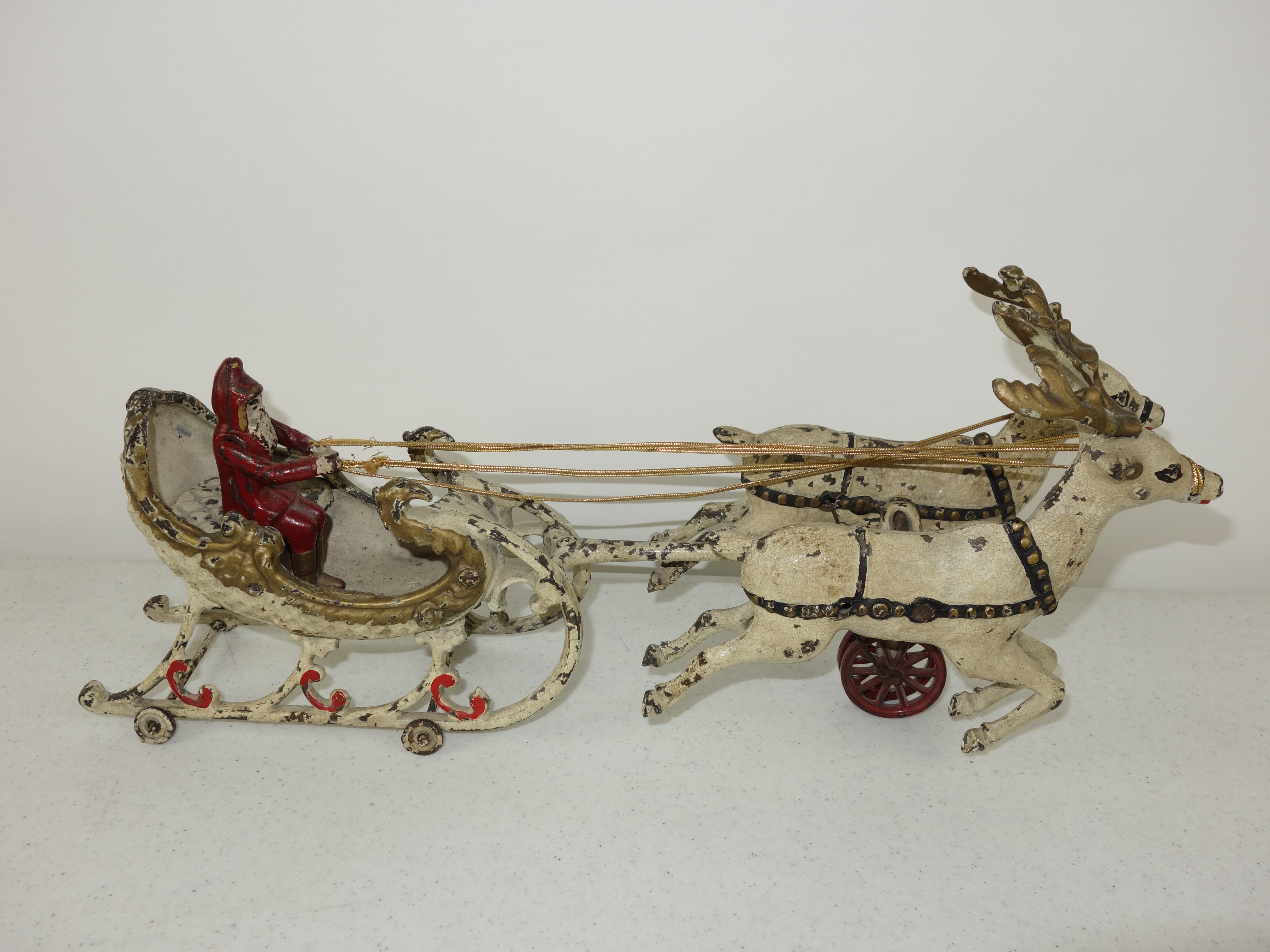Antique Hubley Cast Iron Santa Claus, Sleigh and Reindeer | EBTH