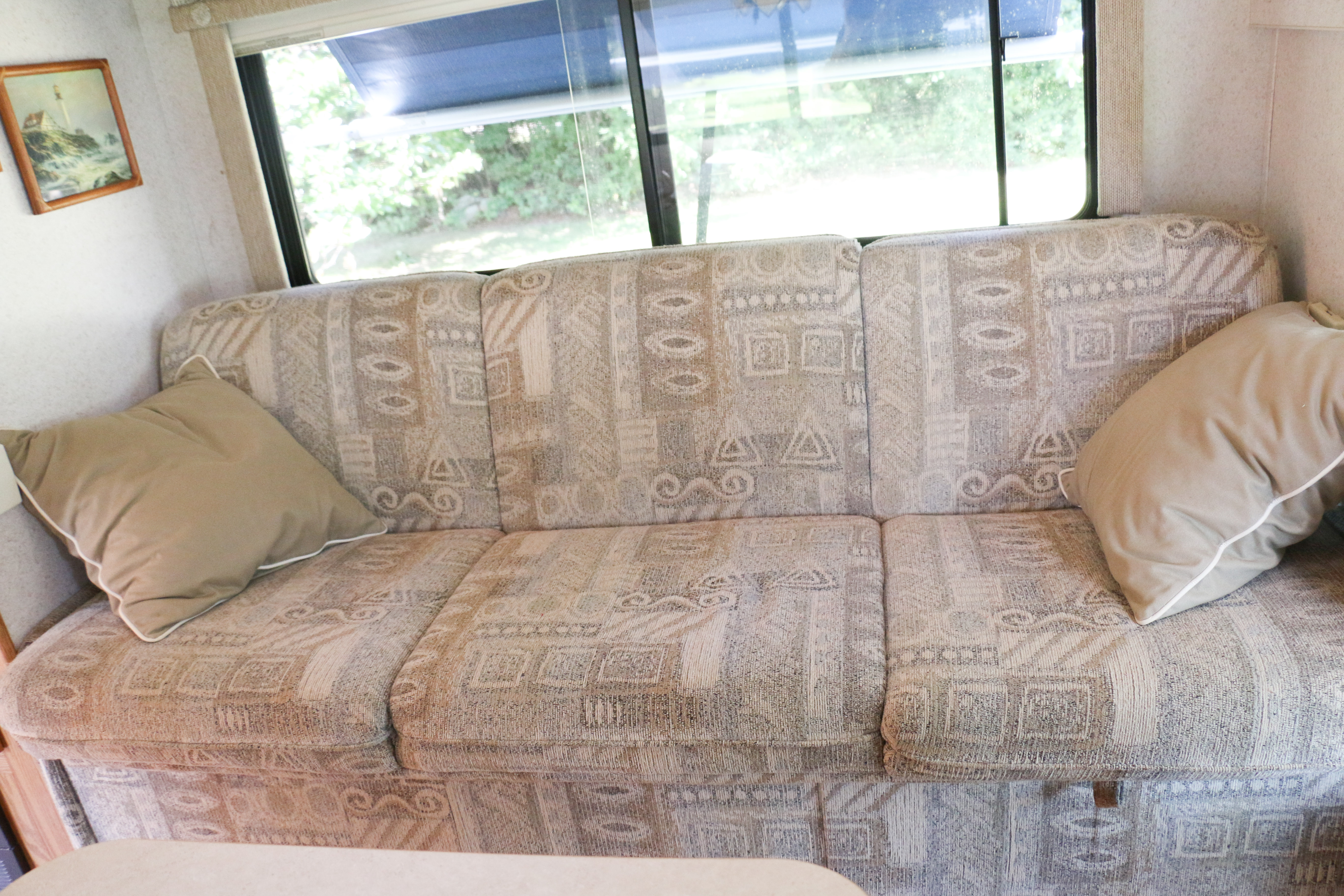 2002 Winnebago Minnie Winnie Ford E350 RV | EBTH