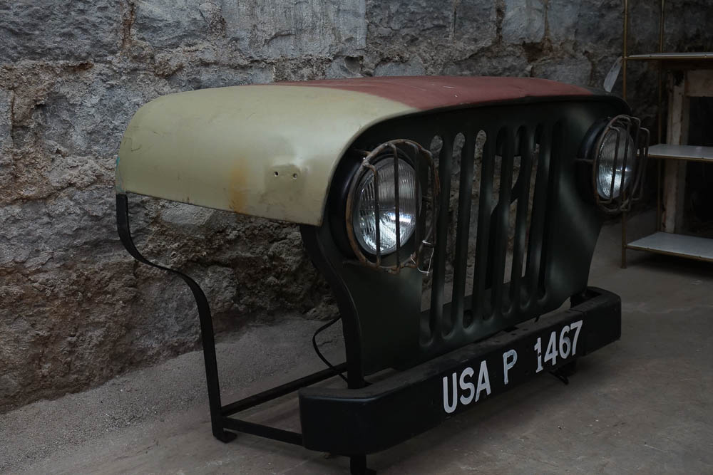 Car Front End Console Table | EBTH