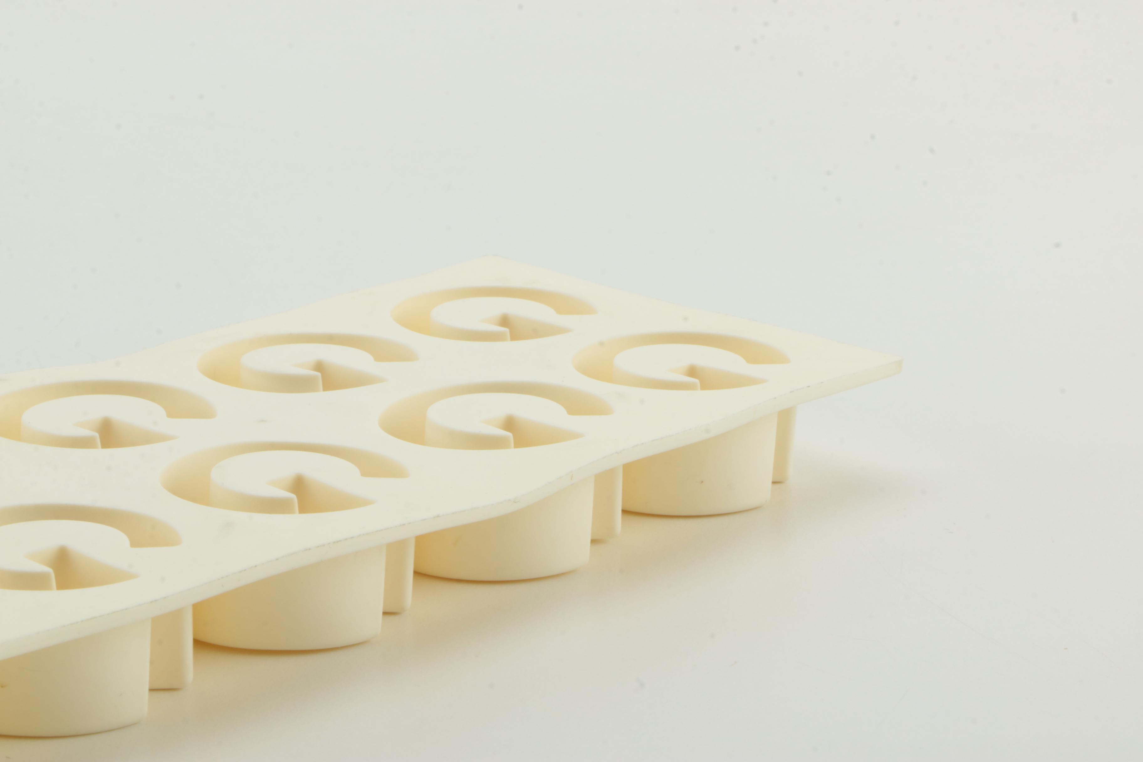 Gucci Monogram Ice Cube Tray Set | EBTH