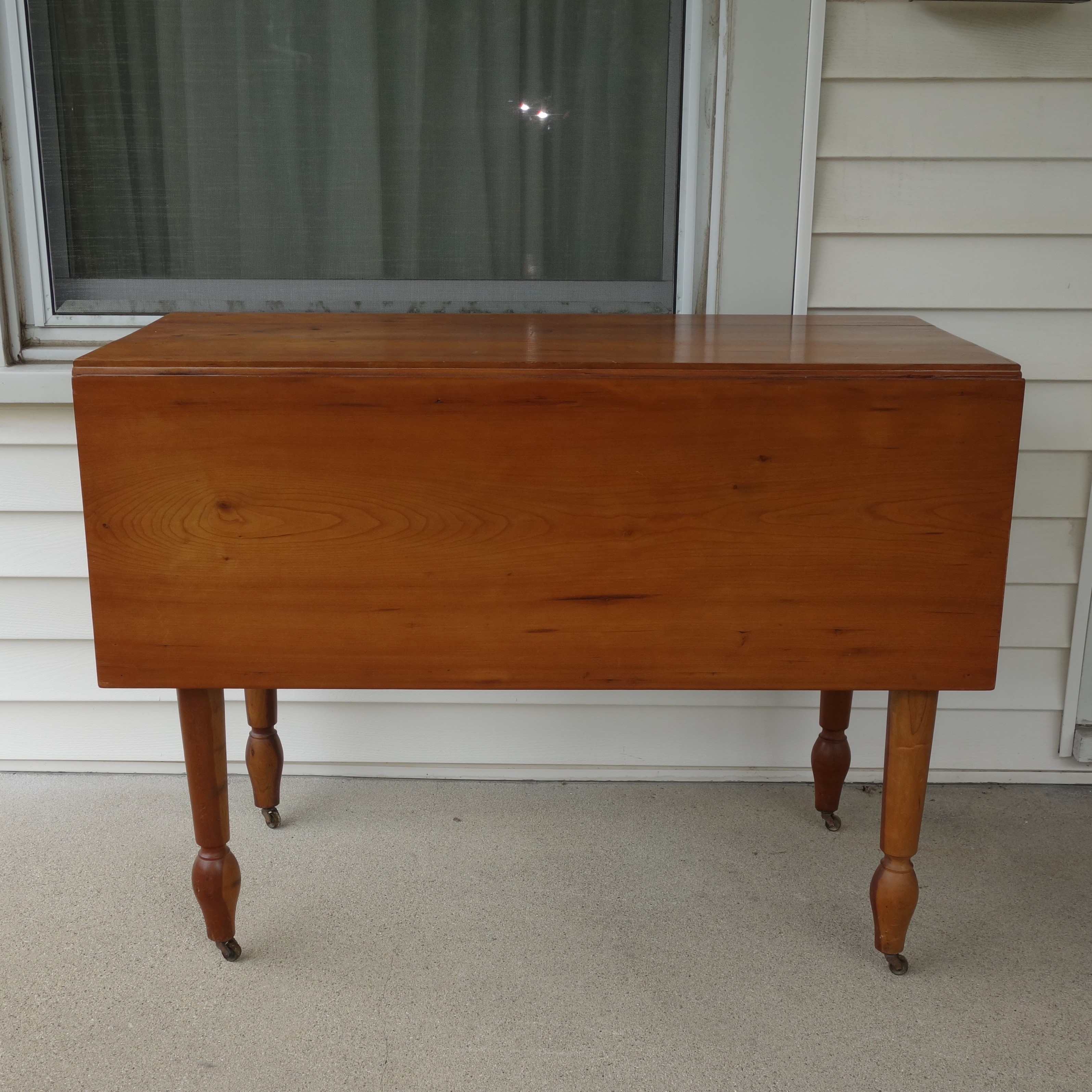 Vintage American Sheraton Style Cherry Drop Leaf Table | EBTH