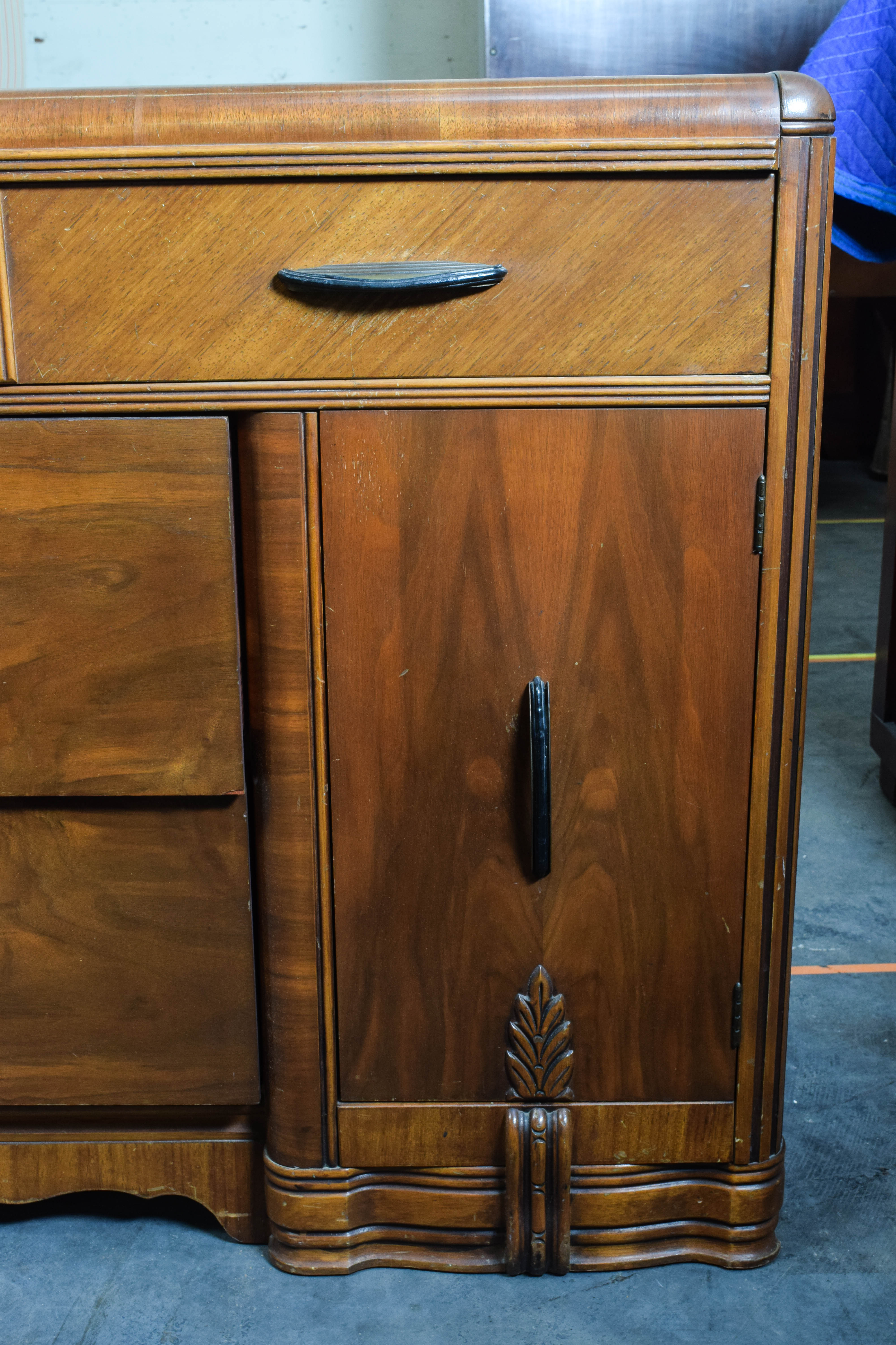 Vintage Art Deco Waterfall Buffet | EBTH