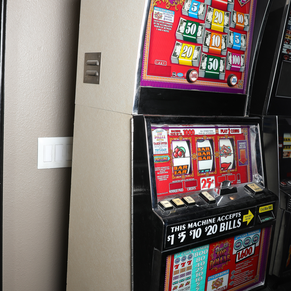 "Double Top Dollar" Slot Machine | EBTH