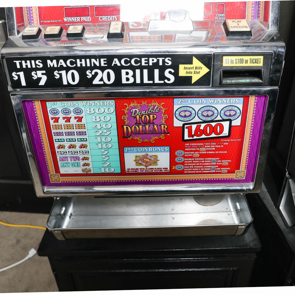 "Big Bang Piggy Bankin'" Slot Machine | EBTH