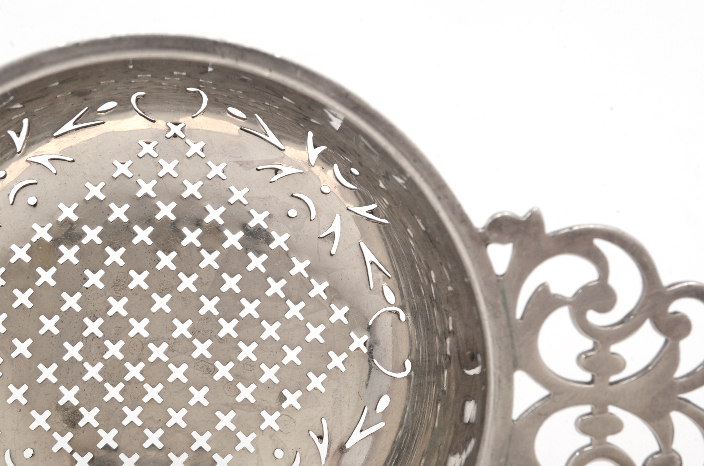 Vintage William Adams Ltd. Sterling Silver Punch Strainer | EBTH