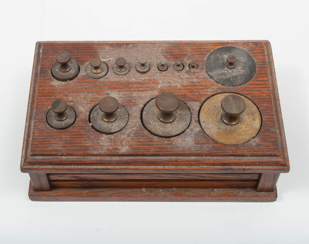 Vintage Troy Brass Weights and Scale | EBTH