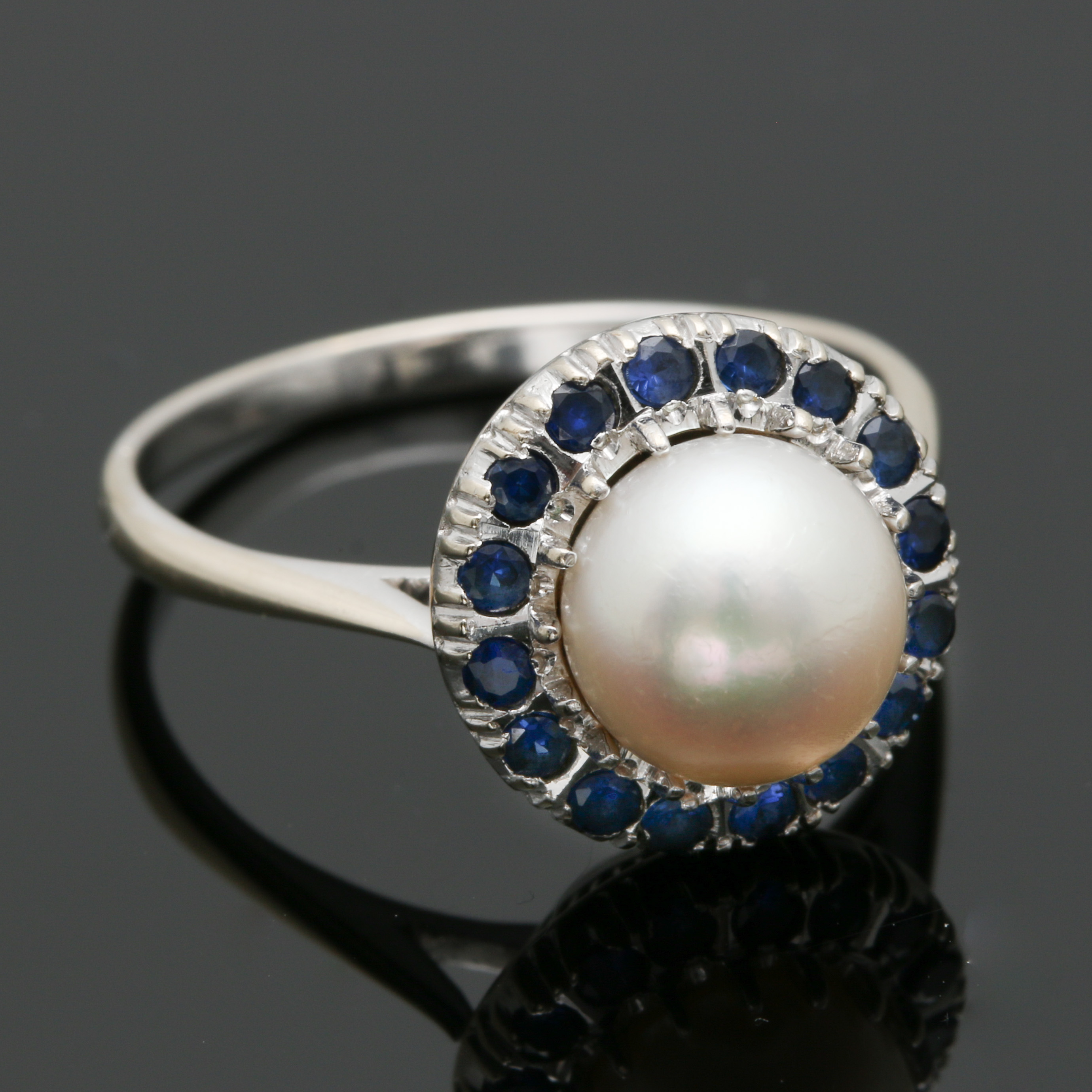 14K White Gold Cultured Pearl and Sapphire Ring | EBTH