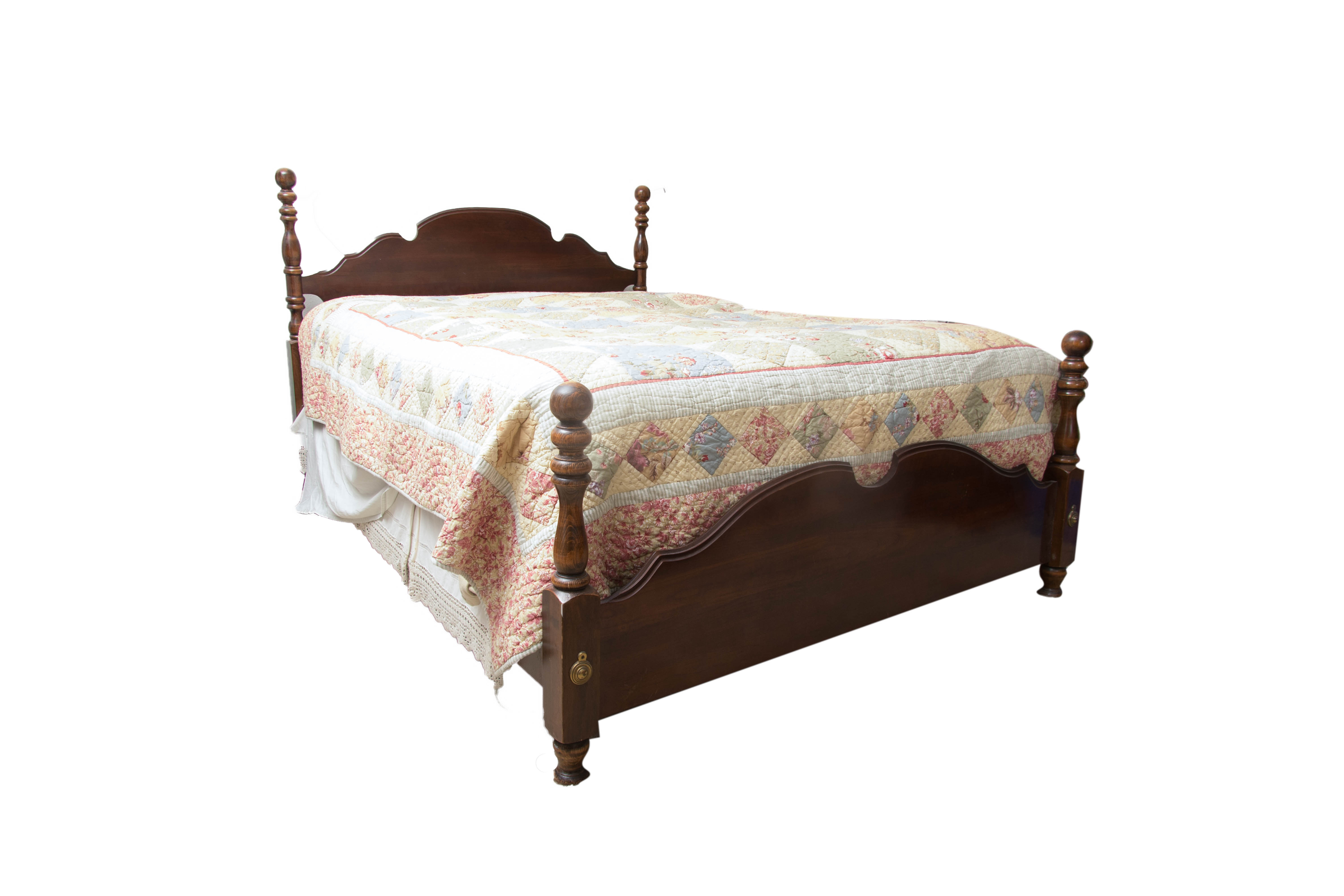 Colonial Style Queen-Size Bed Frame | EBTH