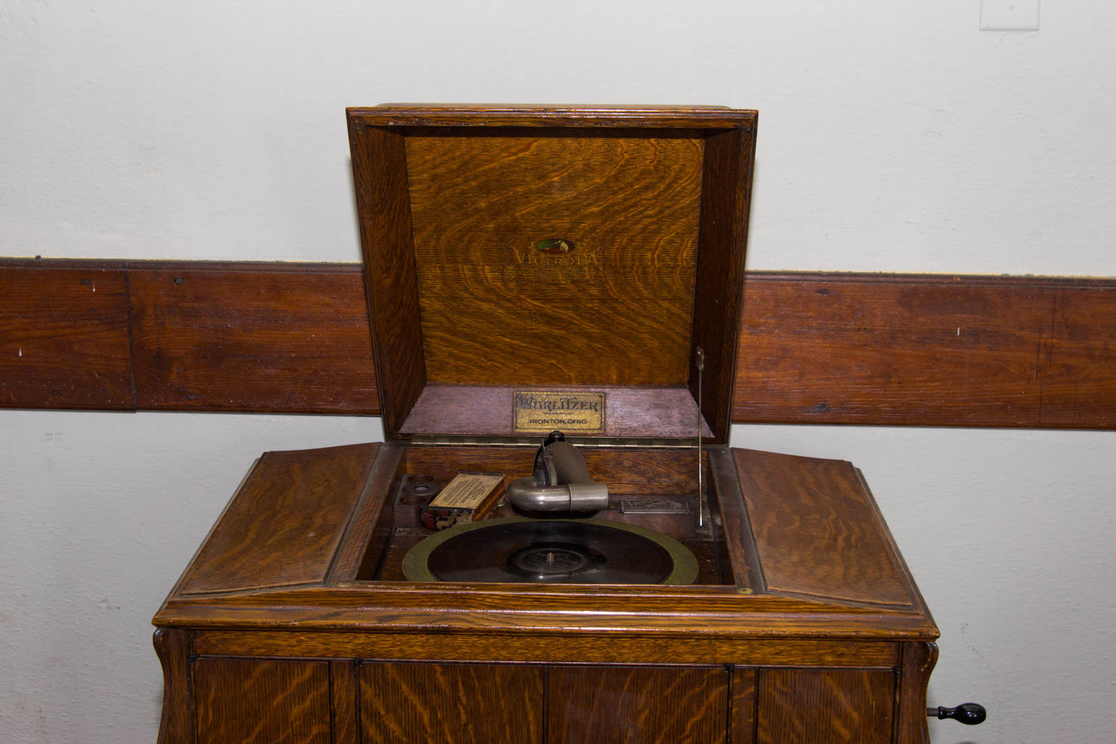 1920s Victrola VV 240 Record Player | EBTH