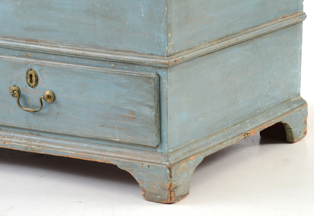 Vintage Blue-Painted Blanket Chest | EBTH
