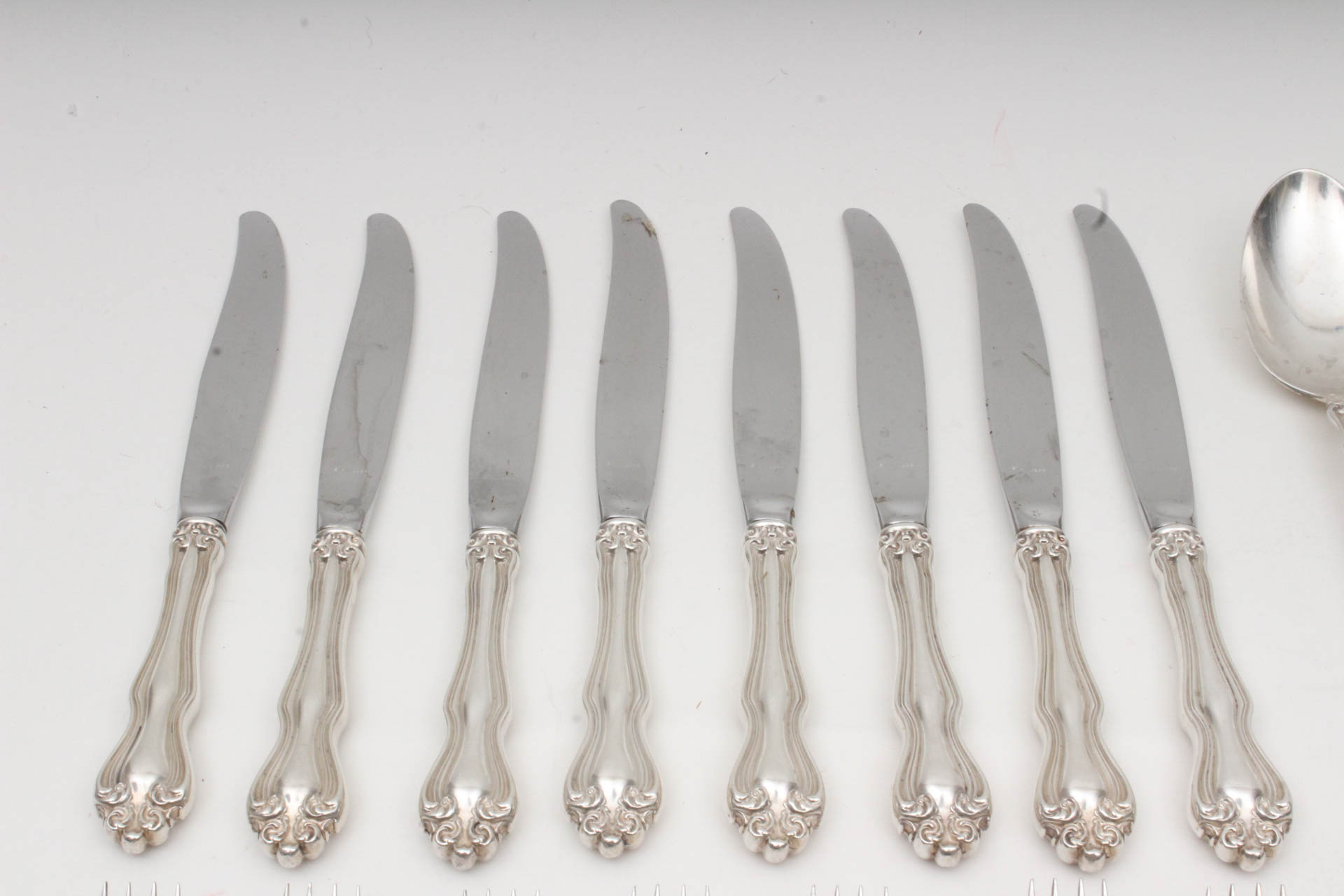Westmoreland Sterling Silver "George and Martha" Flatware | EBTH