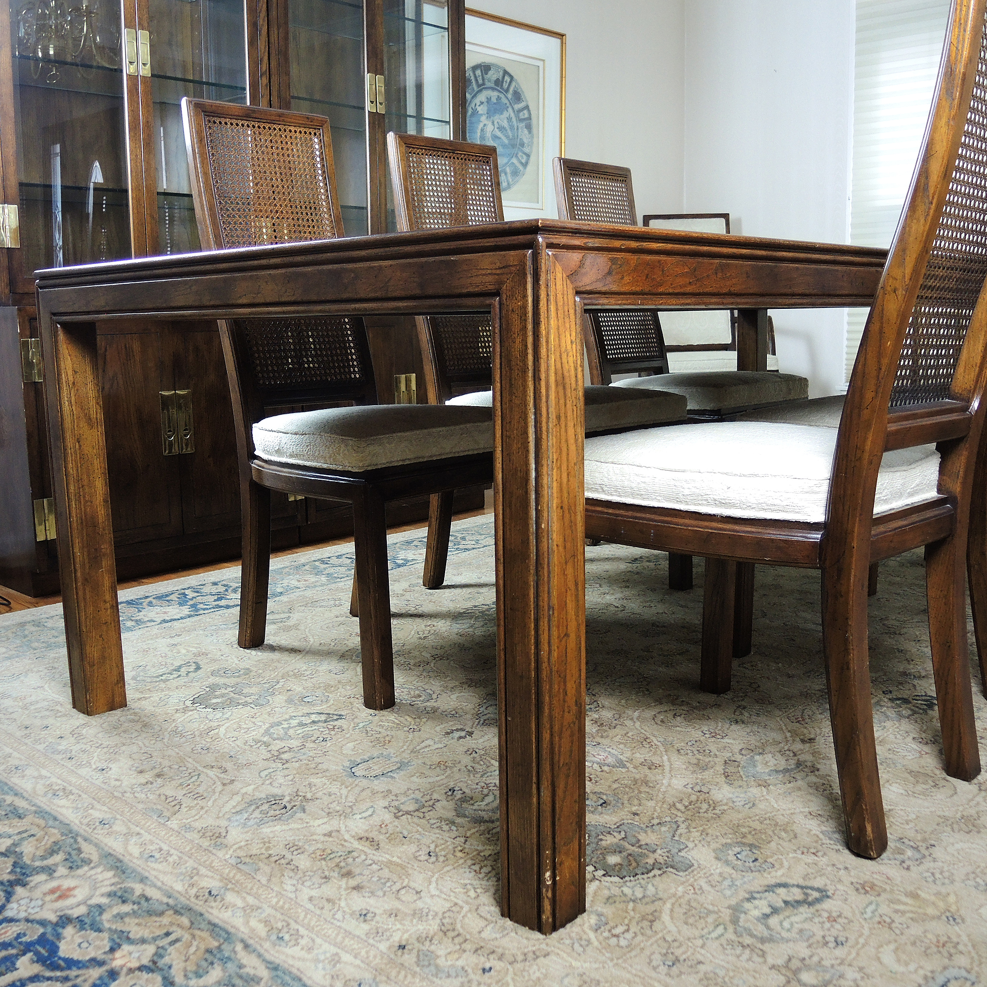 Henredon Scene One Dining Table With Eight Chairs | EBTH