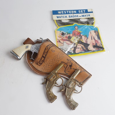 Vintage Western Toys Including Cap Guns | EBTH