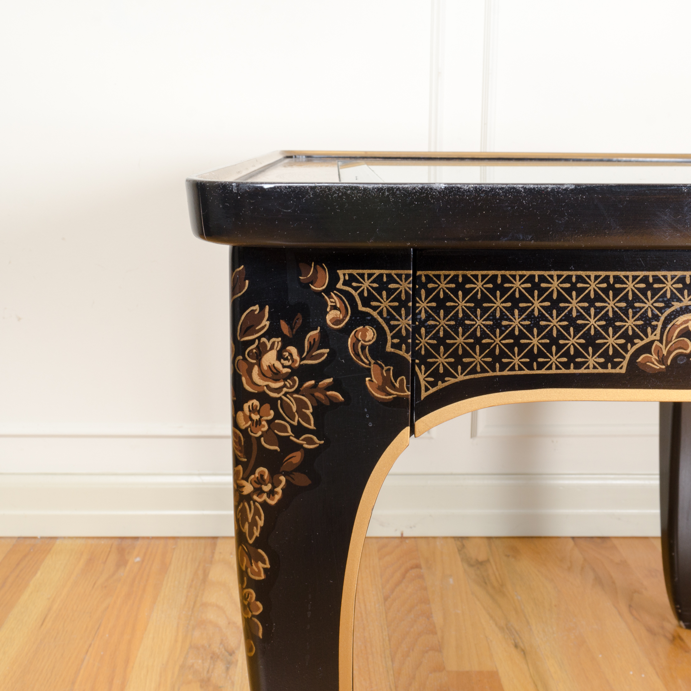 Vintage Chinoiserie Side Table | EBTH