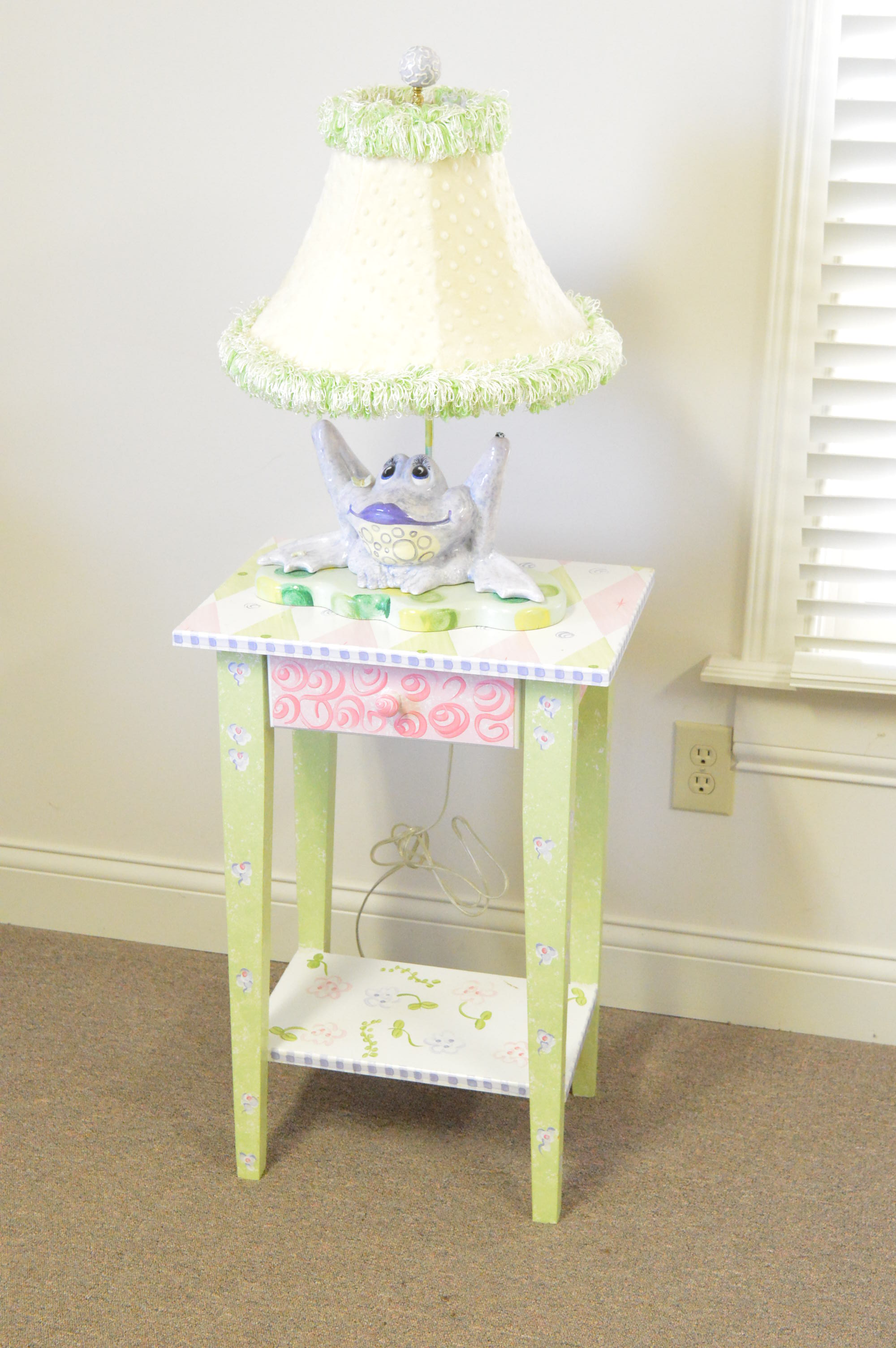 Hand-Painted Whimsical Accent Table with Ceramic Frog Lamp | EBTH