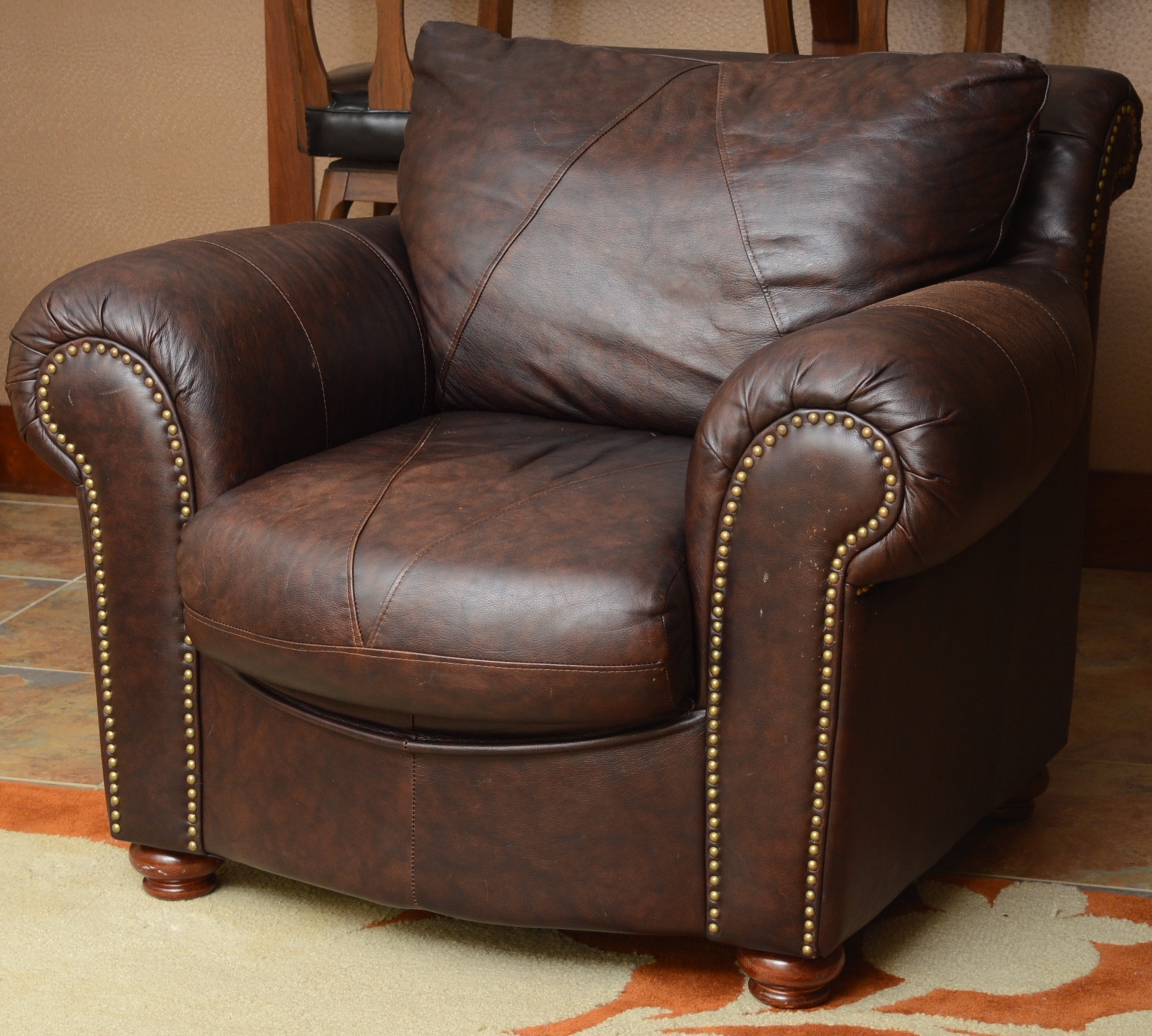 Leather Club Chair by Klaussner Furniture | EBTH