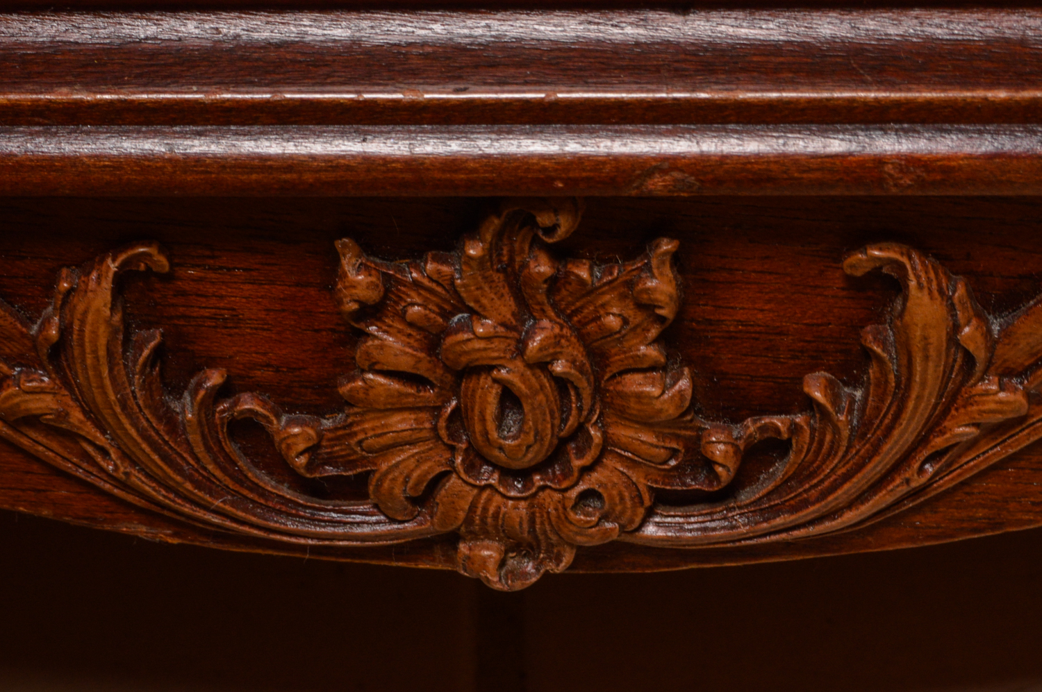 Vintage "Bluebird" Cedar Chest by Dillingham Manufacturing | EBTH