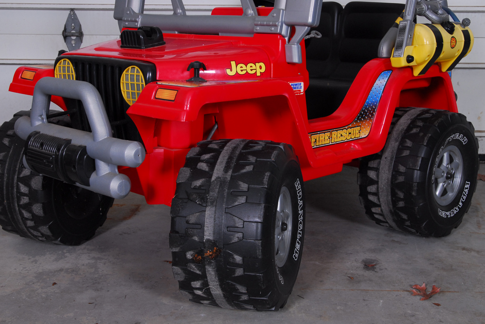 Fisher Price Power Wheels "Fire Rescue" Jeep Wrangler | EBTH