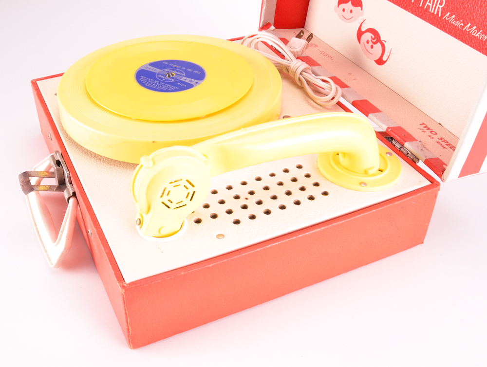 Vintage Vanity Fair "Music Maker" Toy Phonograph | EBTH