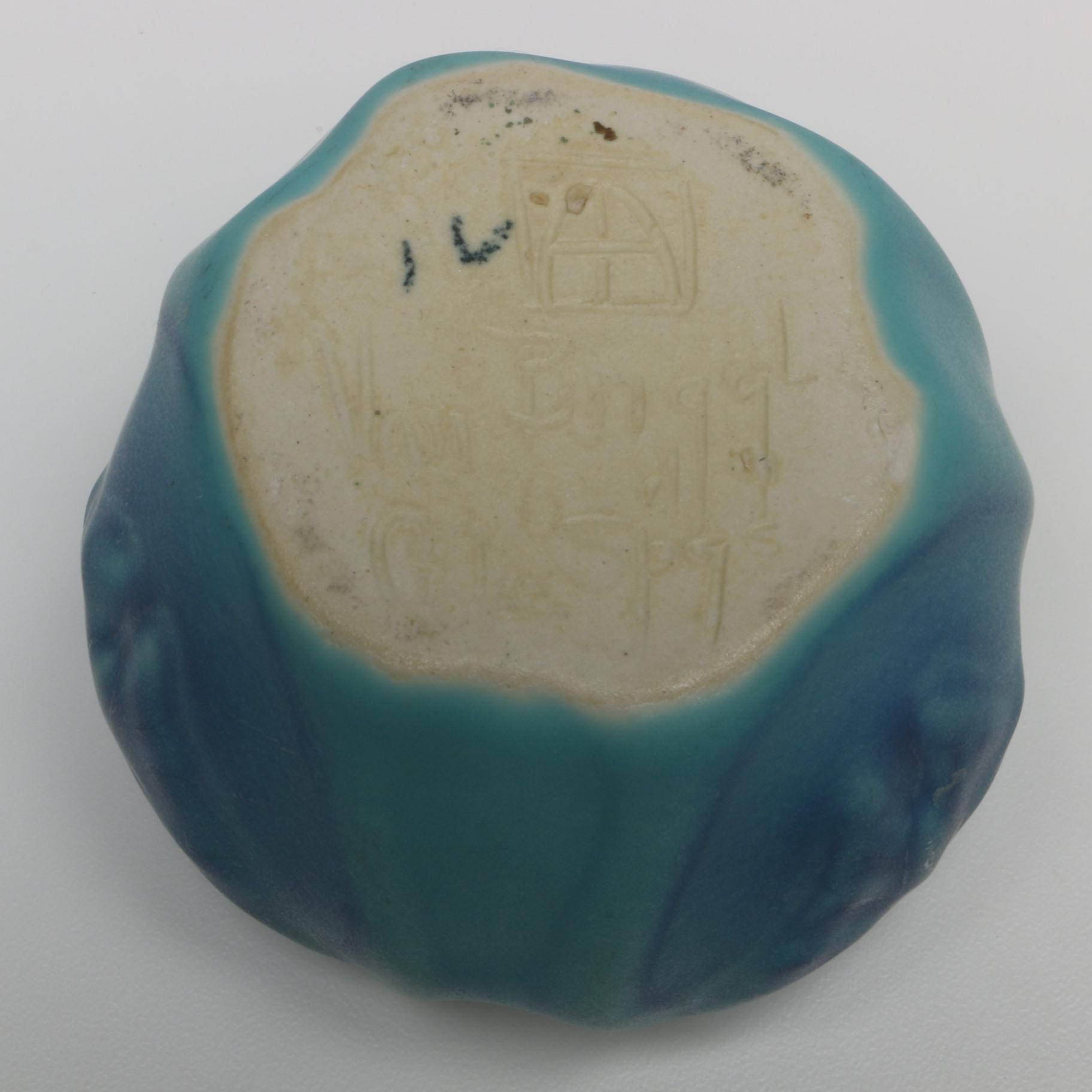 Van Briggle Ming Blue Ceramic Vases and Vessels | EBTH