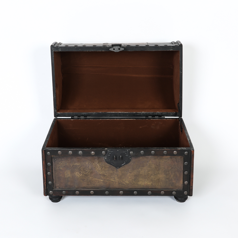 Contemporary Decorative Chest | EBTH