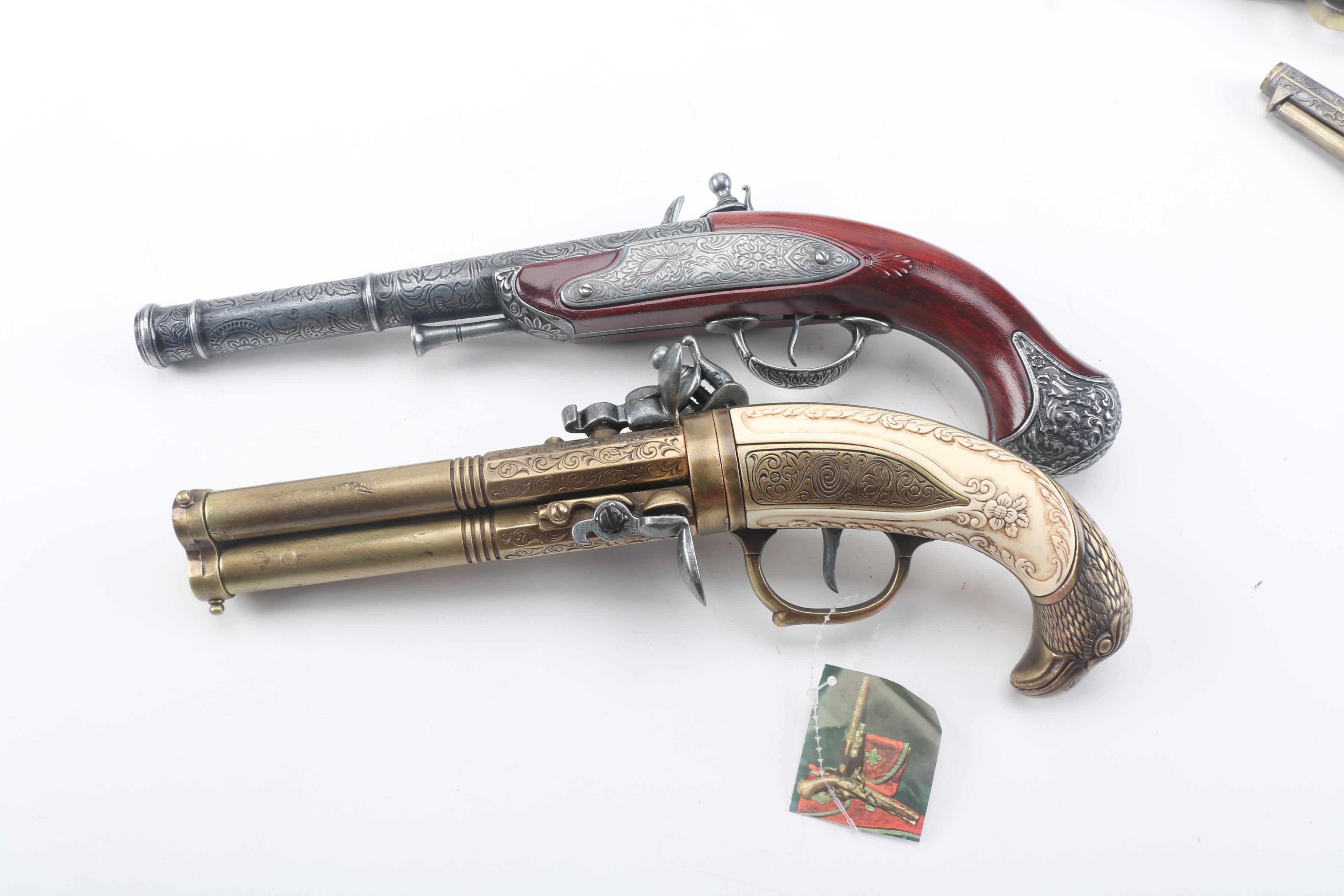 Collection of Replica Pistols featuring Baby Philadelphia Derringer | EBTH