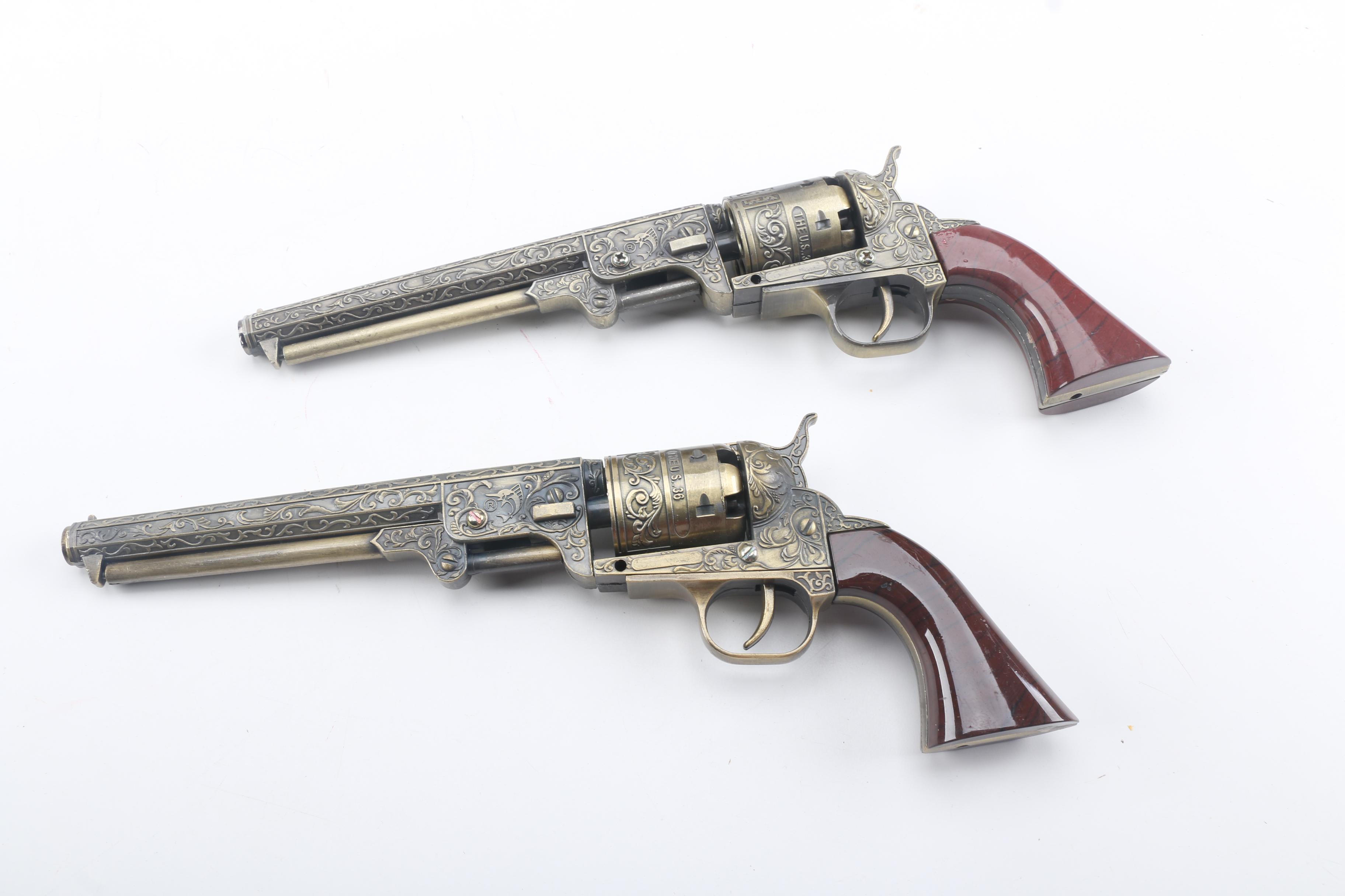 Collection of Replica Pistols featuring Baby Philadelphia Derringer | EBTH