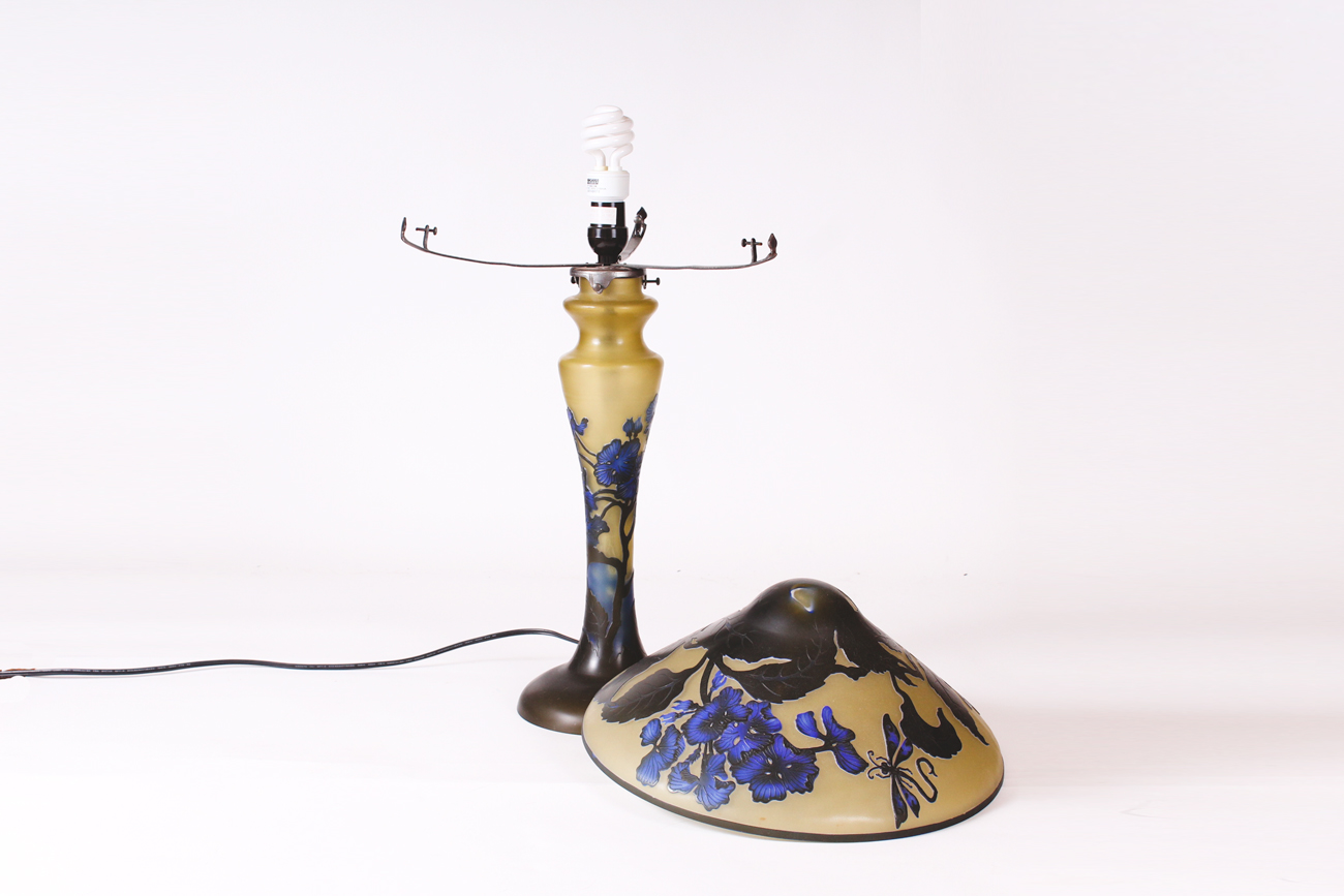 Emile Galle Reproduction Cameo Glass Accent Lamp | EBTH