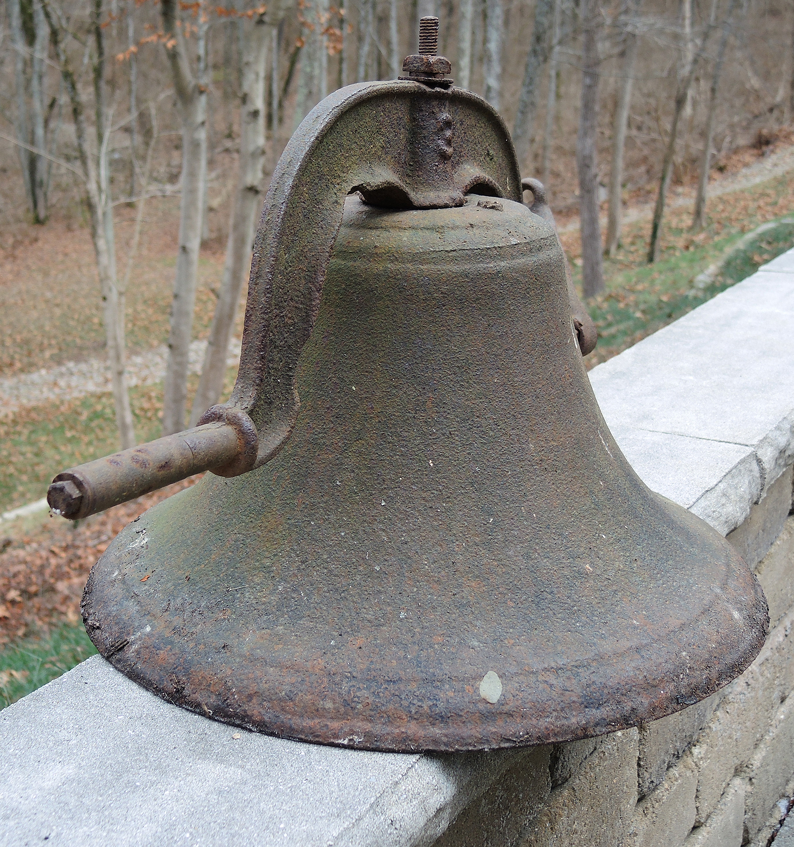 Cast Iron Garden Bell | EBTH