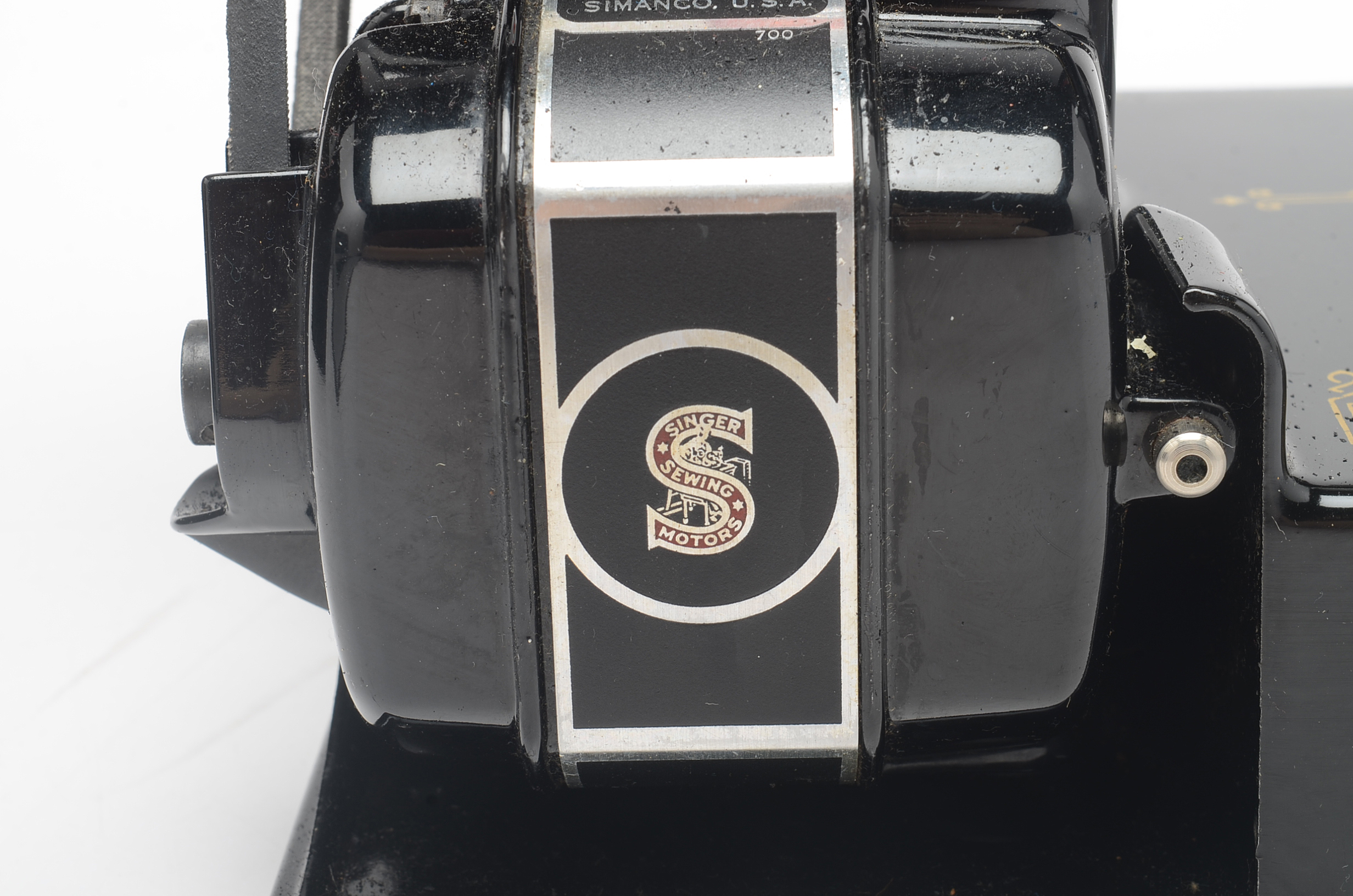 Vintage Singer 221 Sewing Machine and Case | EBTH