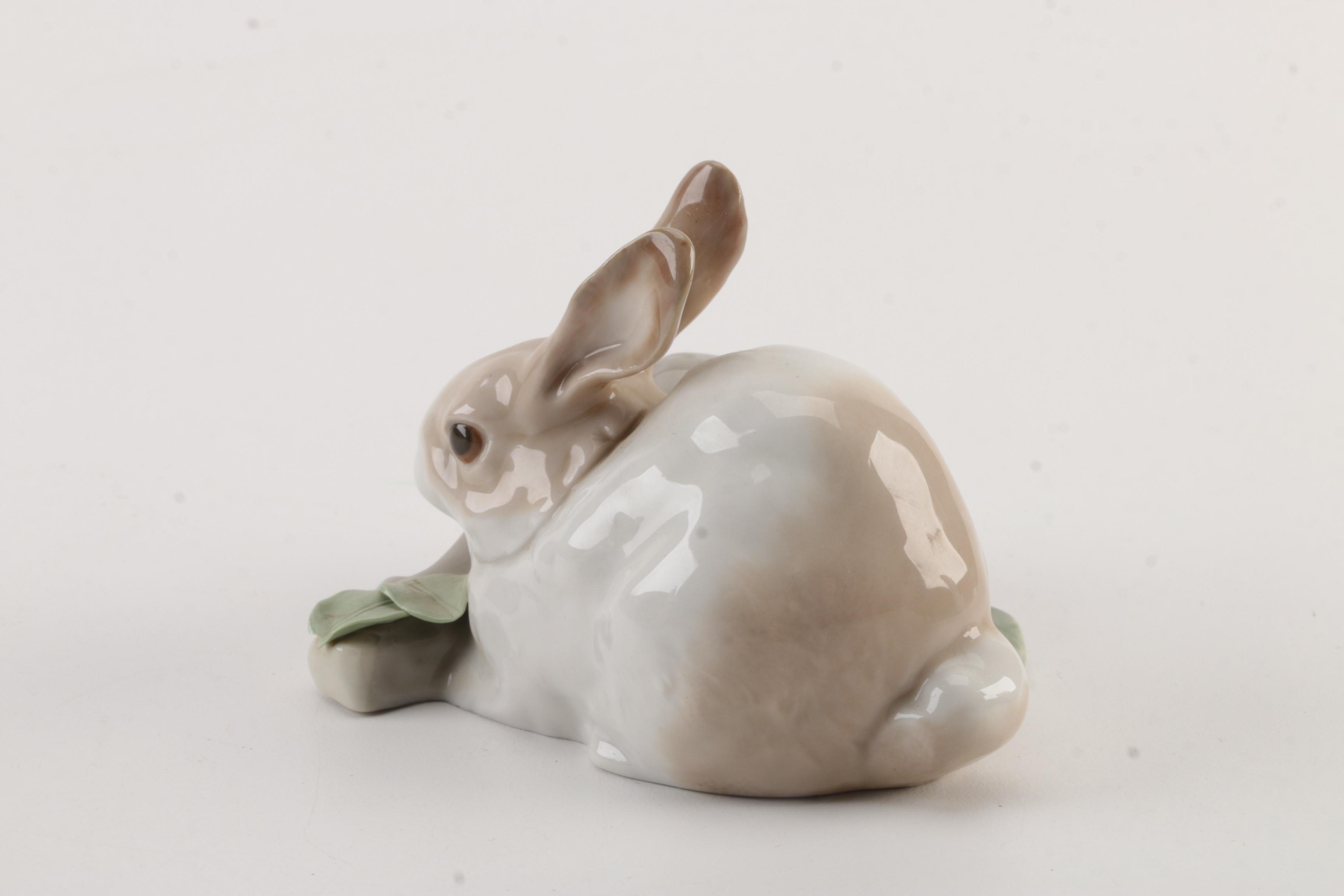Lladro "Rabbit Eating" Figurine | EBTH