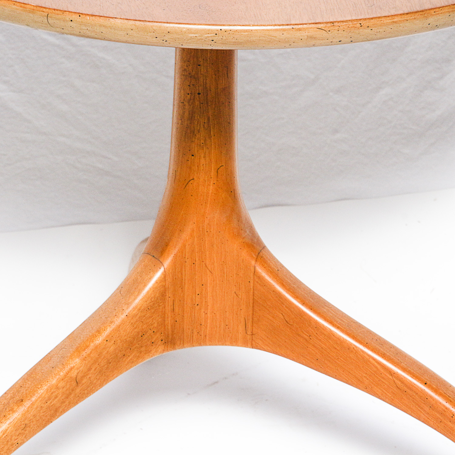 Mid Century Modern Walnut Side Table by Heritage | EBTH