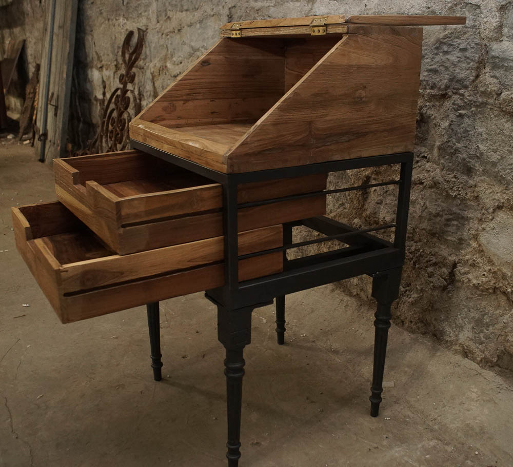 Slanted Display Cabinet | EBTH