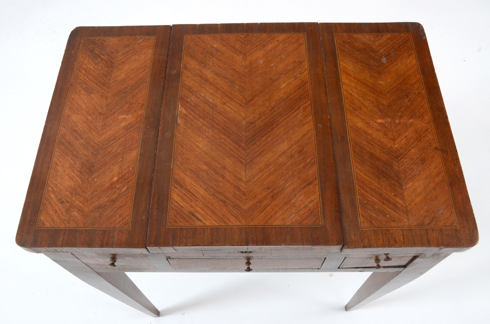 Antique "Beau Brummel" Style Mahogany Lift Top Dressing Table | EBTH