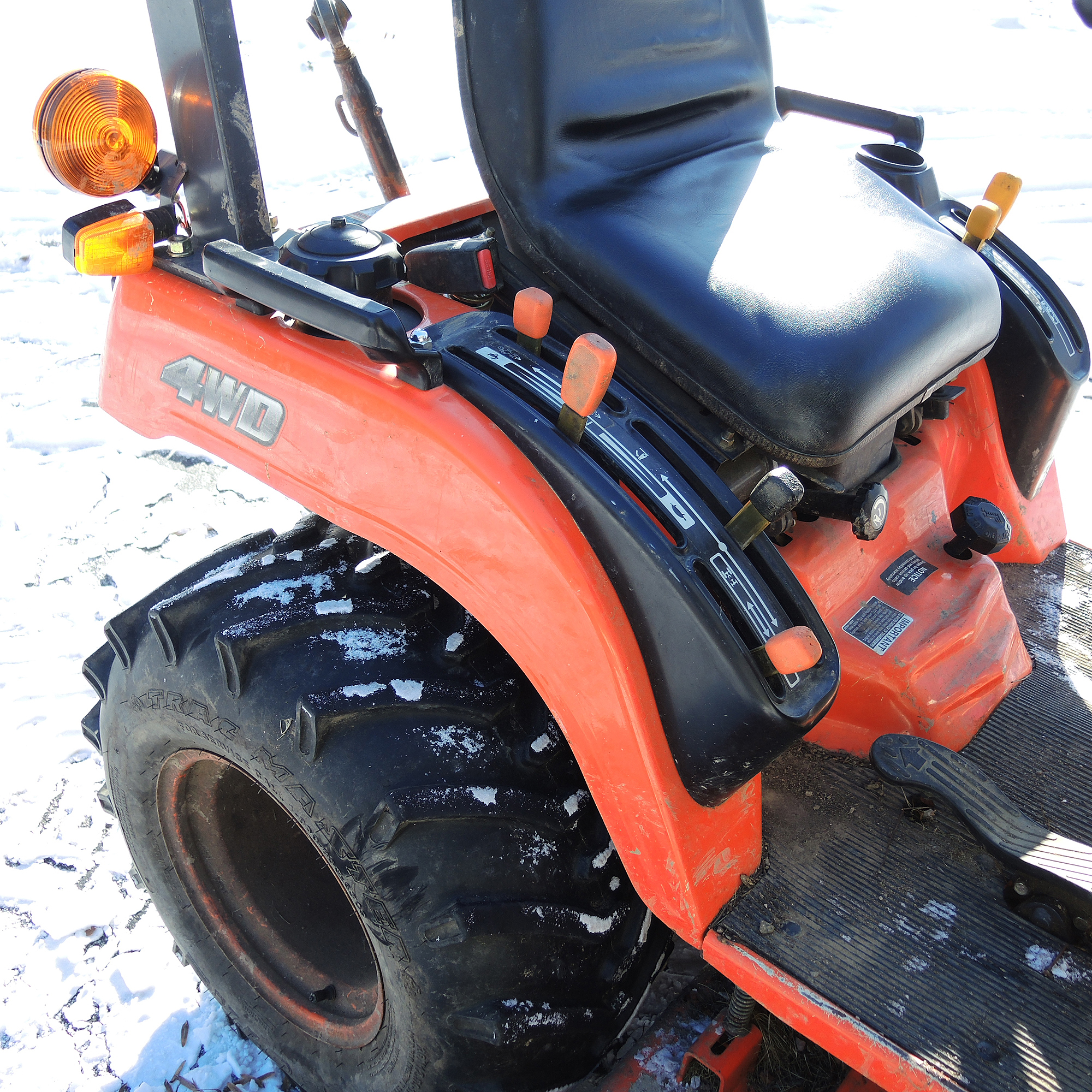 Kubota BX2230 Tractor with Front End Loader | EBTH