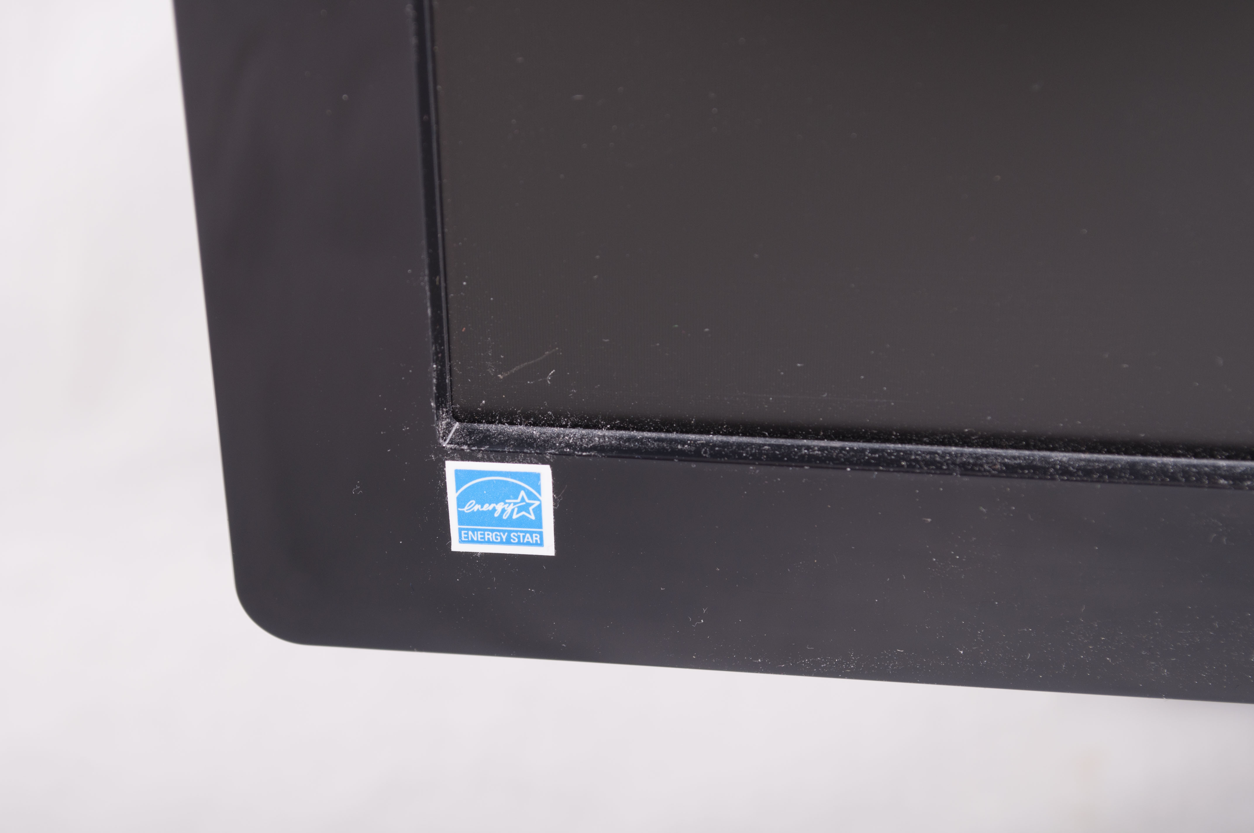 Samsung 24" HDTV Monitor with Stand and Remote | EBTH