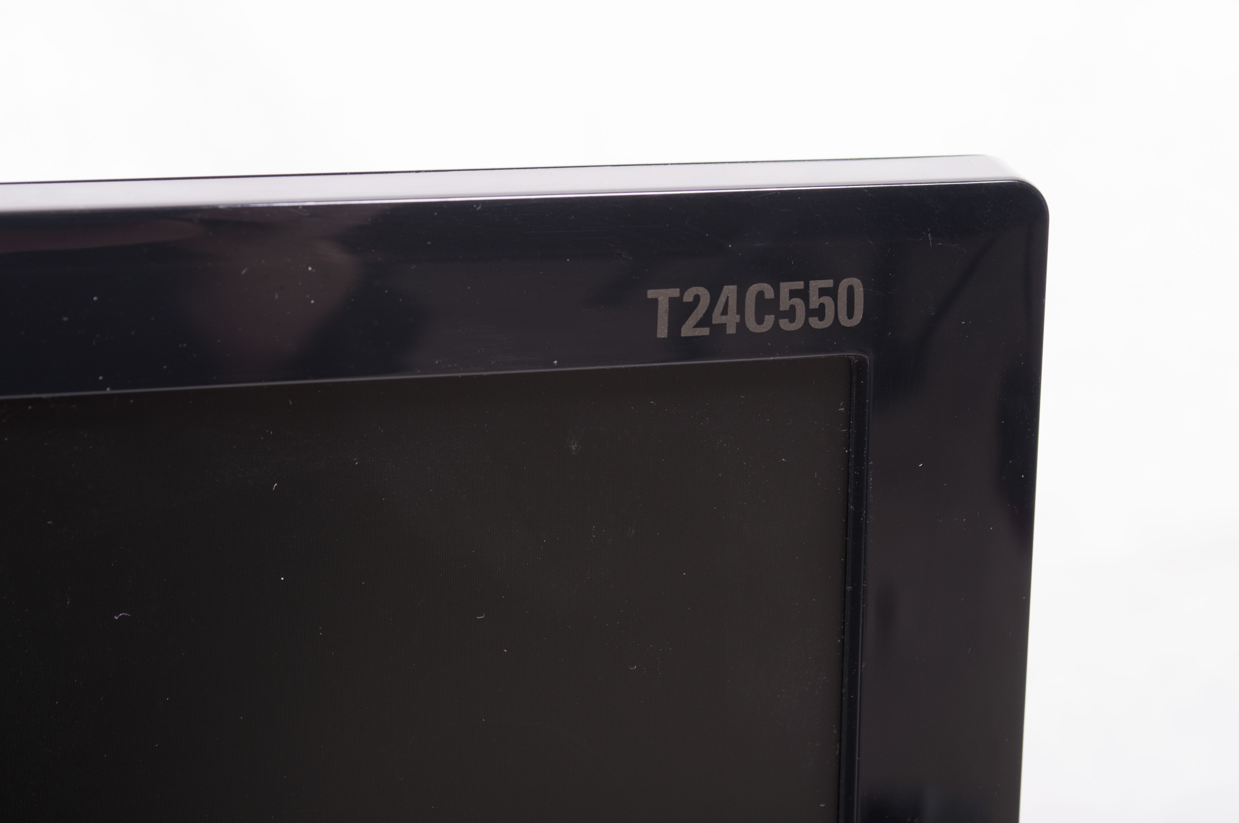 Samsung 24" HDTV Monitor with Stand and Remote | EBTH