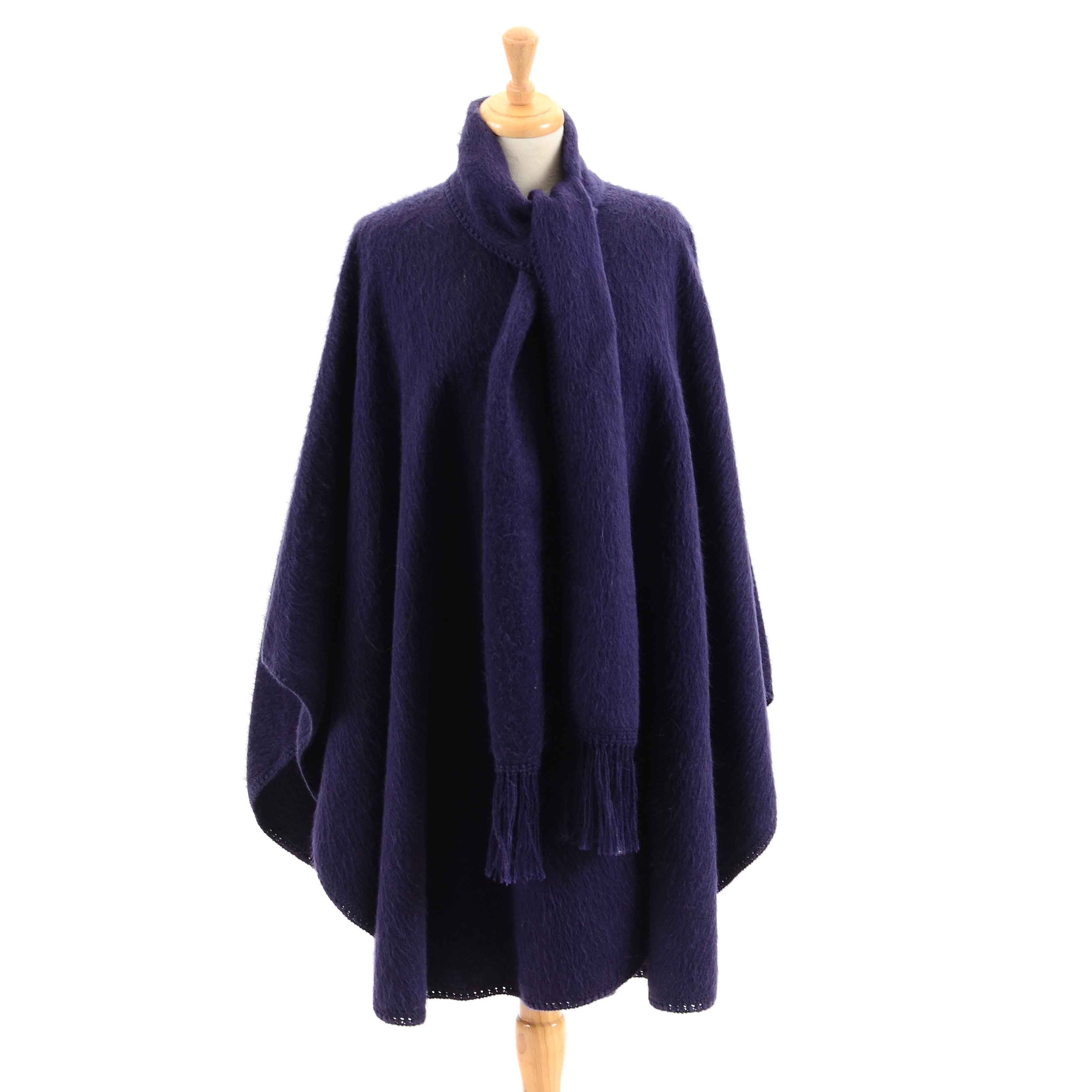 Women's Peruvian Alpaca Fleece Poncho | EBTH