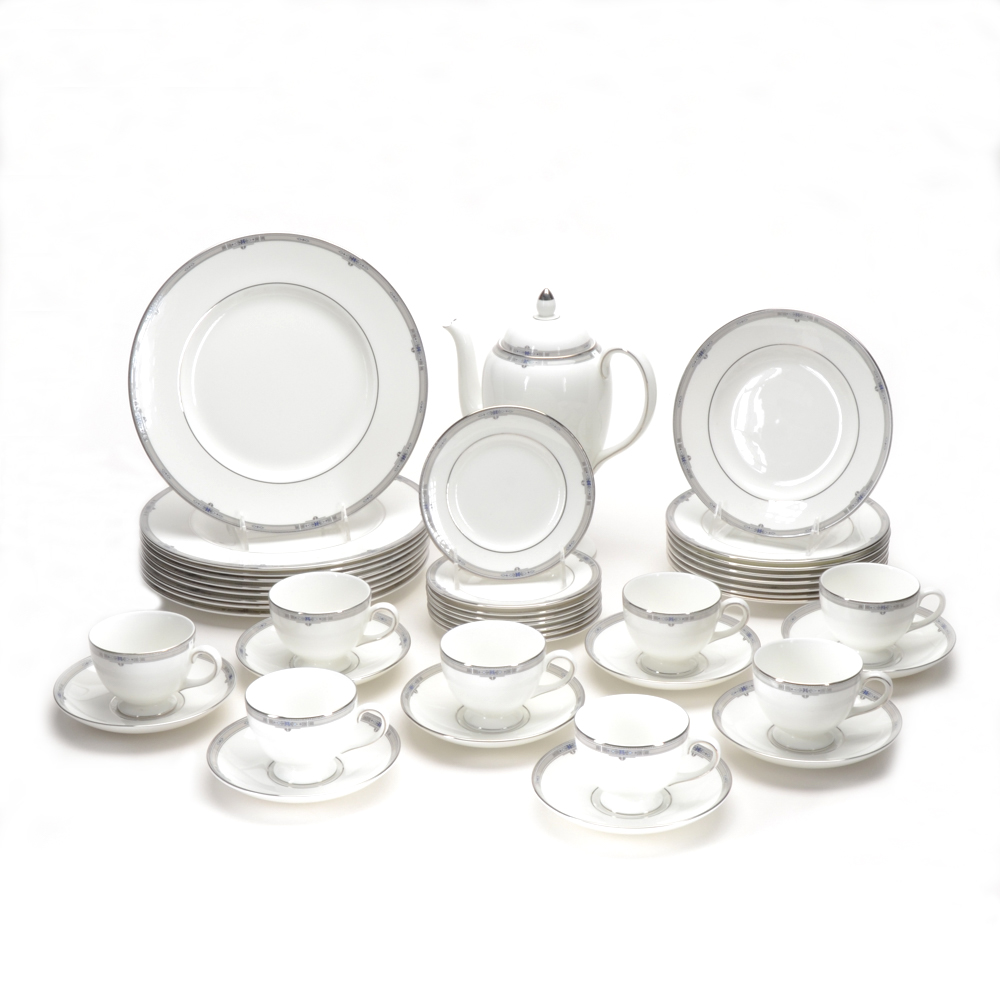 Wedgwood "Amherst" China | EBTH