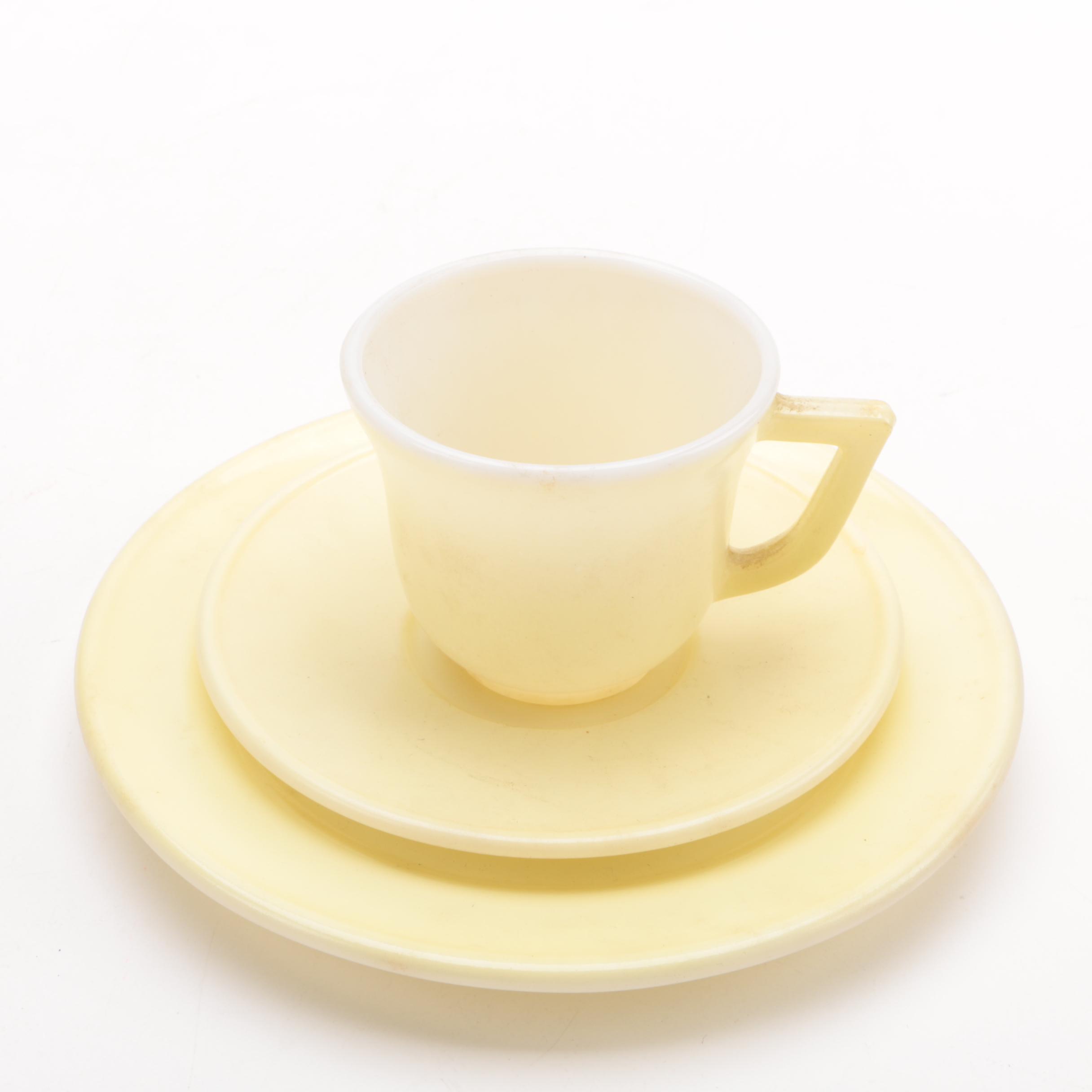 Vintage Pastel Glass Tableware for Four | EBTH