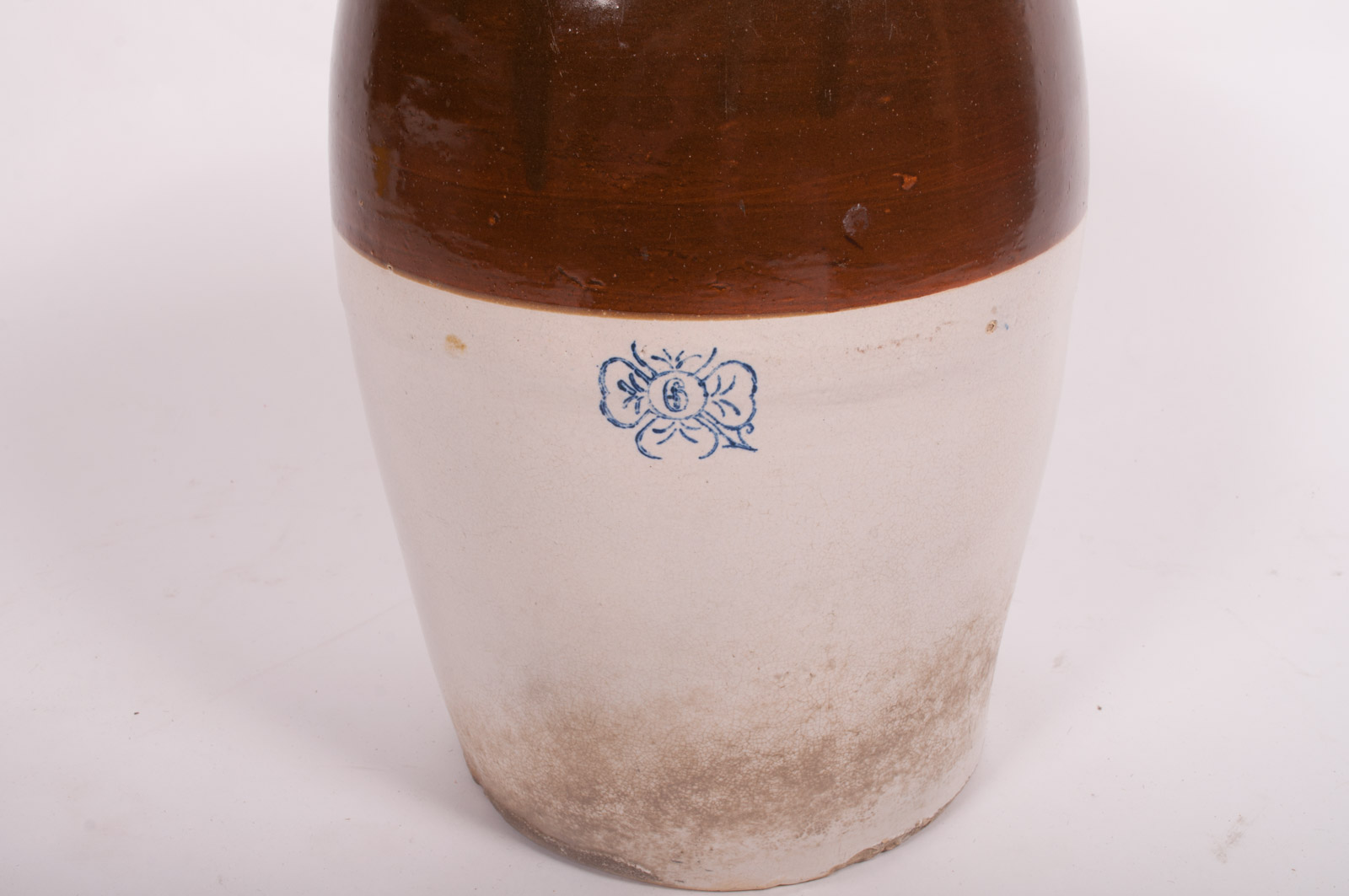 Antique Miller Pottery Stoneware Six-Gallon Butter Churn with Lid | EBTH