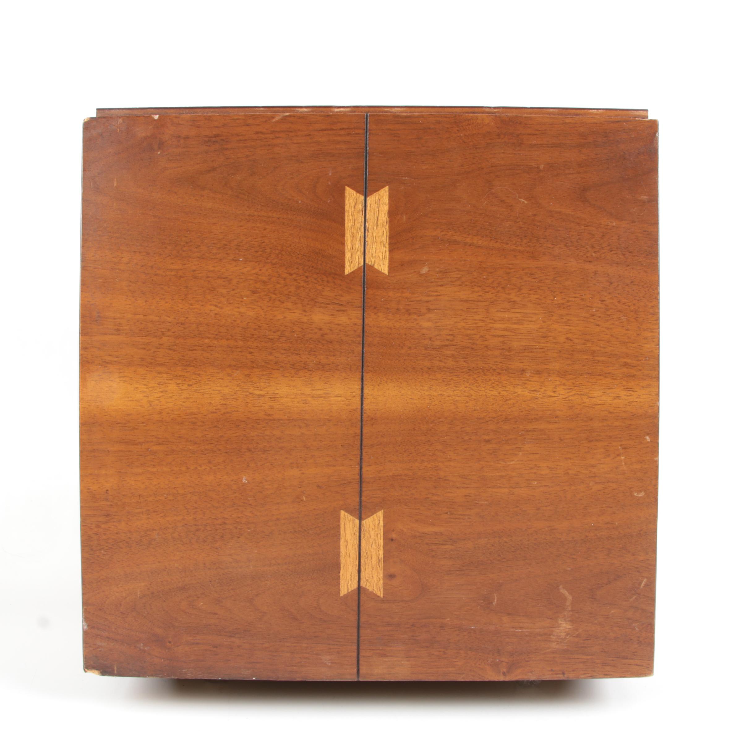 Mid Century Modern Lane Walnut Cubed End Table | EBTH