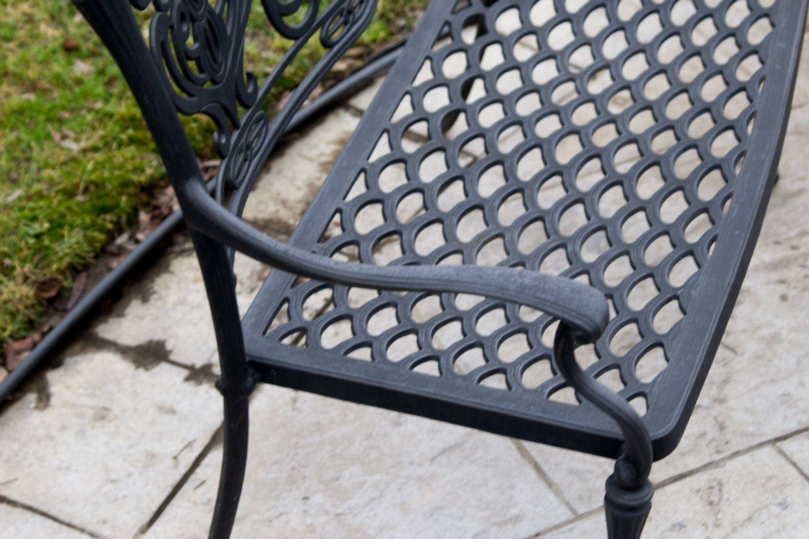 Hanamint Cast Aluminum Benches and Glider | EBTH